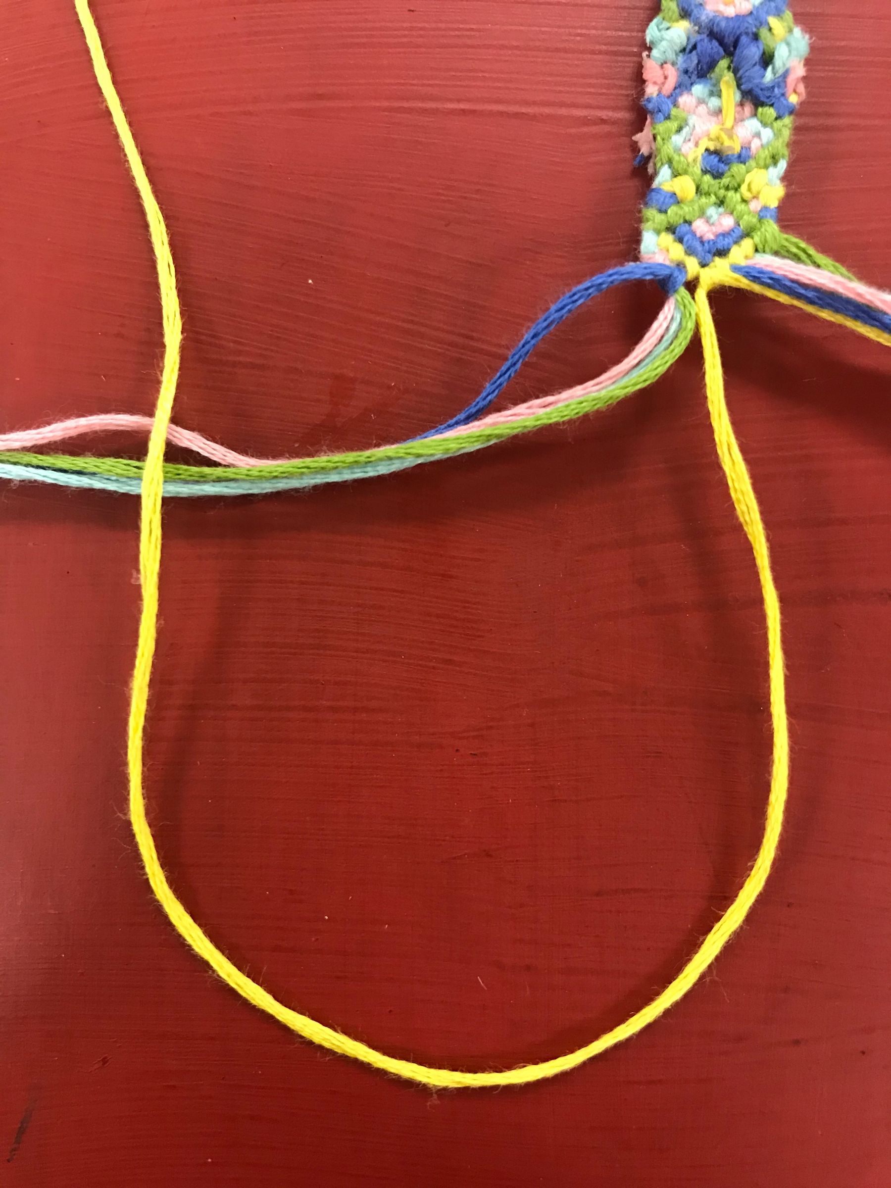 Friendship Bracelet With Teardrop Loop and Triangle Ending : 7 Steps ...