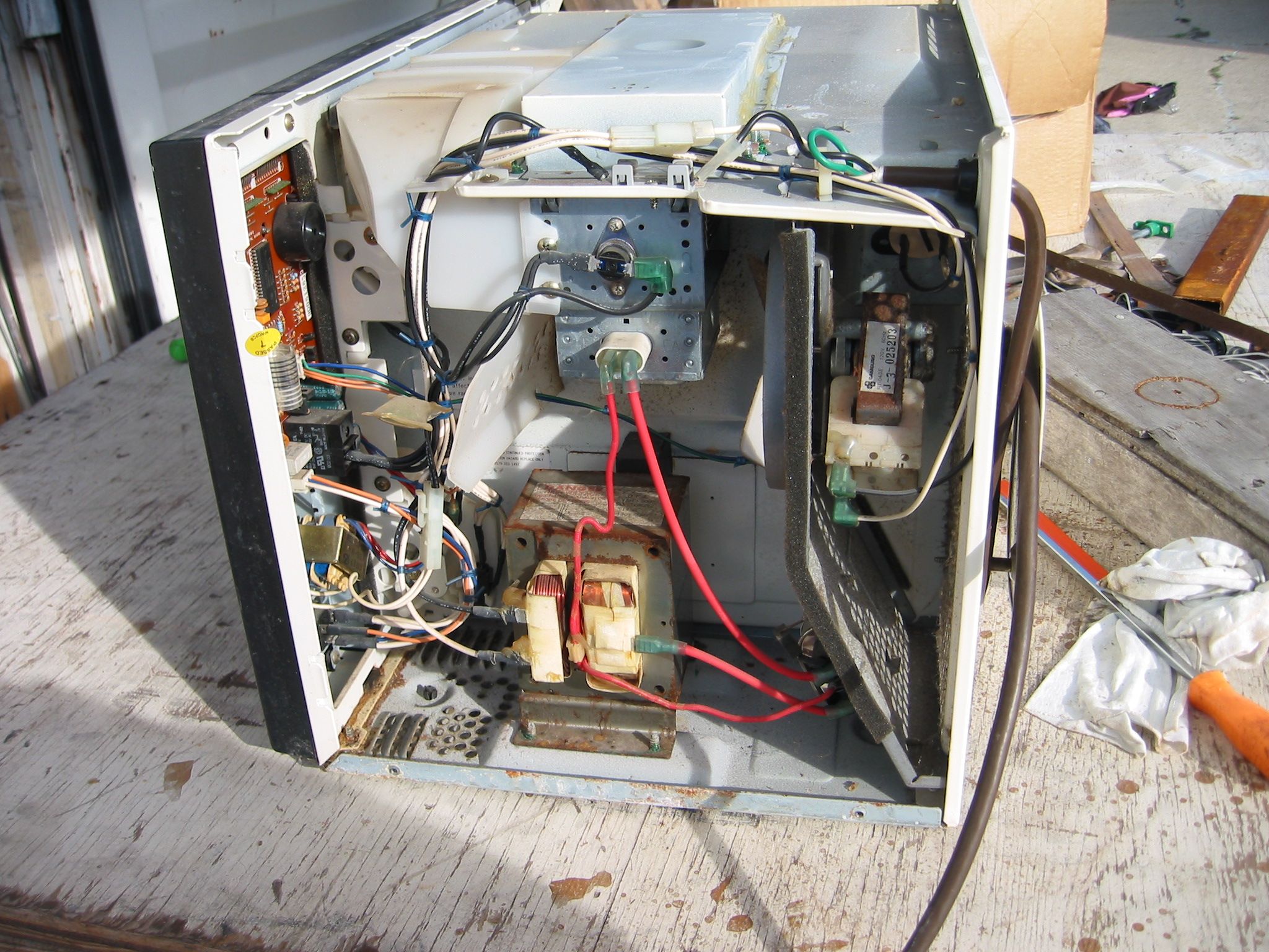 Build a Microwave Transformer Homemade Stick/Arc Welder : 12 Steps ...