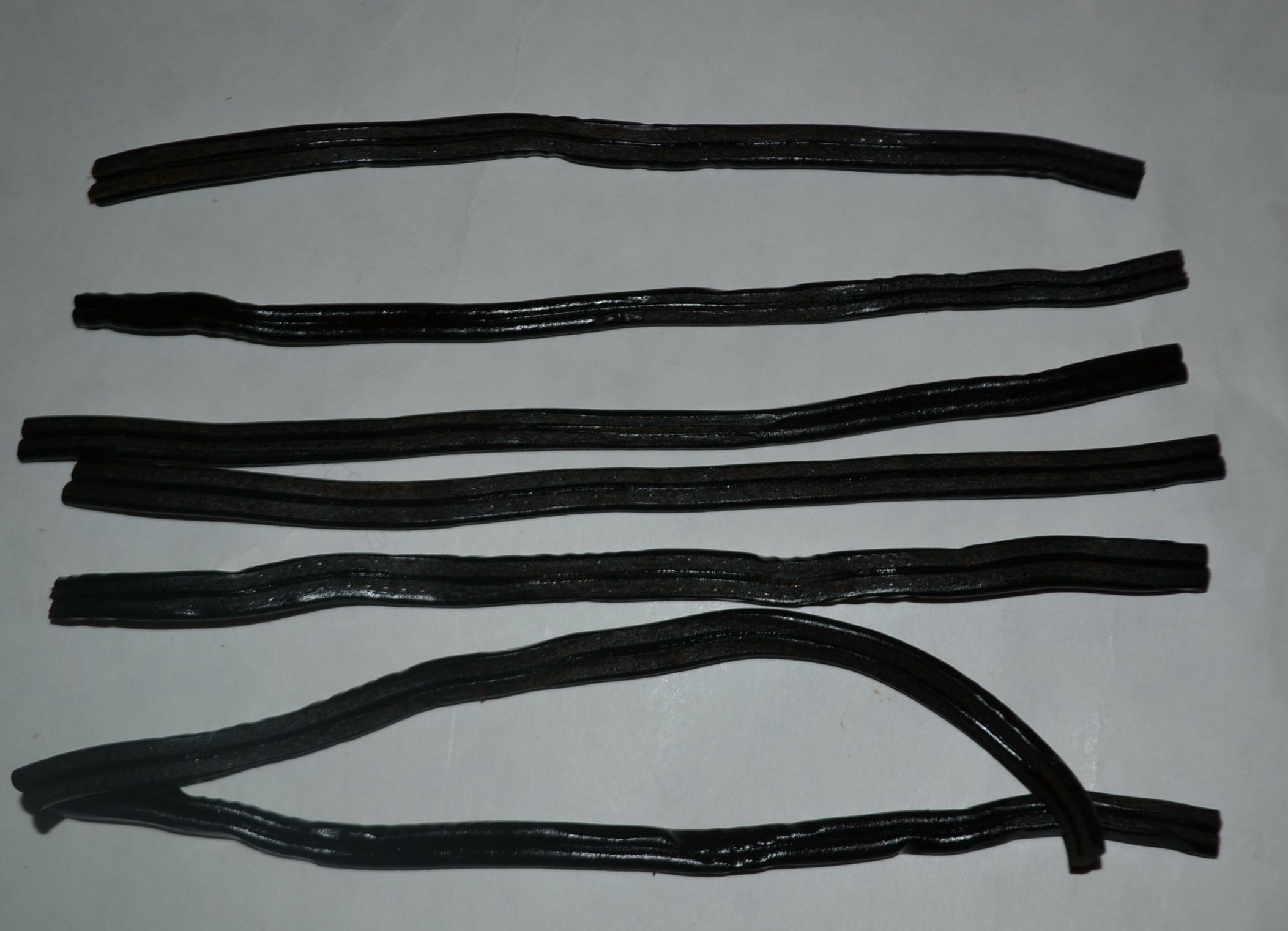 ♥WOVEN EATABLE LICORICE STRINGS BRA♥ : 11 Steps (with Pictures ...