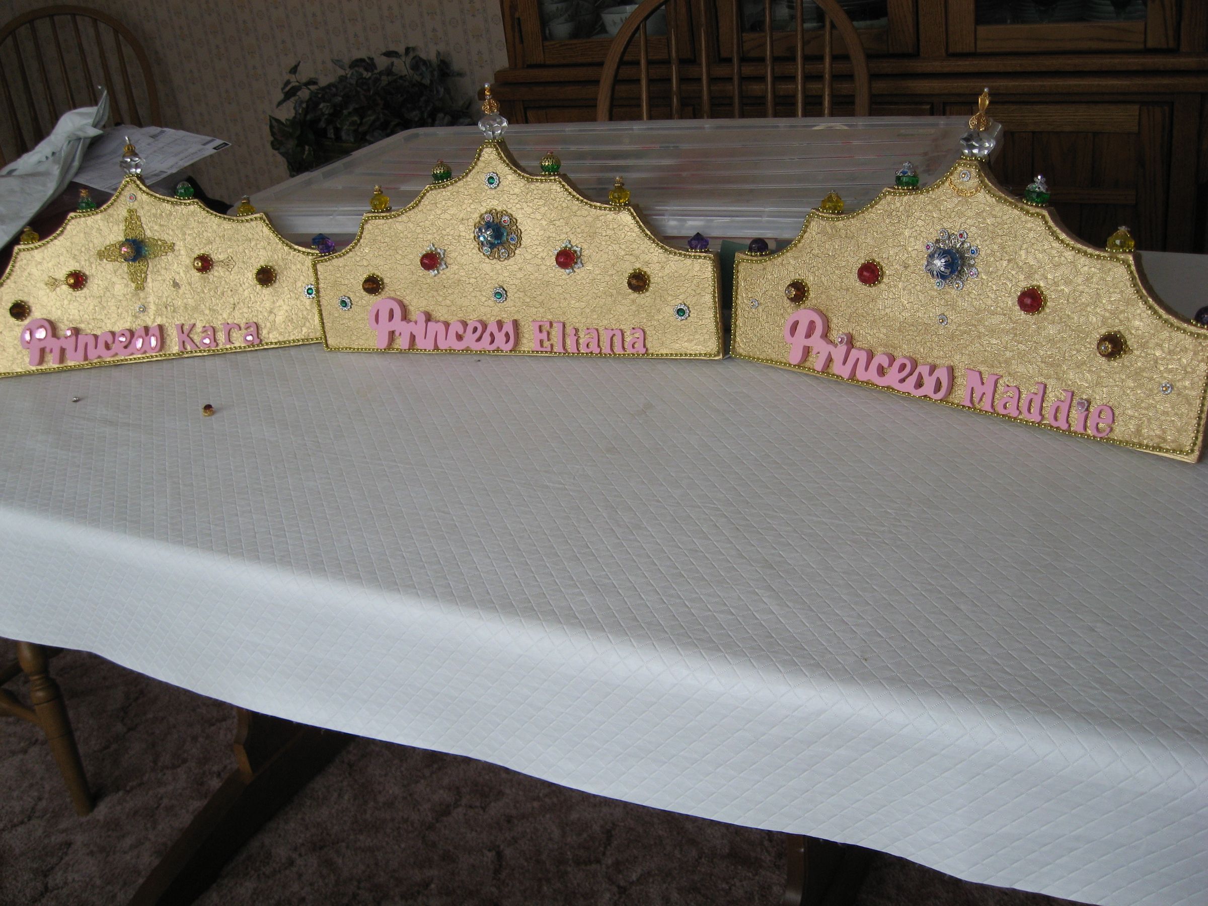 How to Make a Crown for Your Princess. : 7 Steps - Instructables