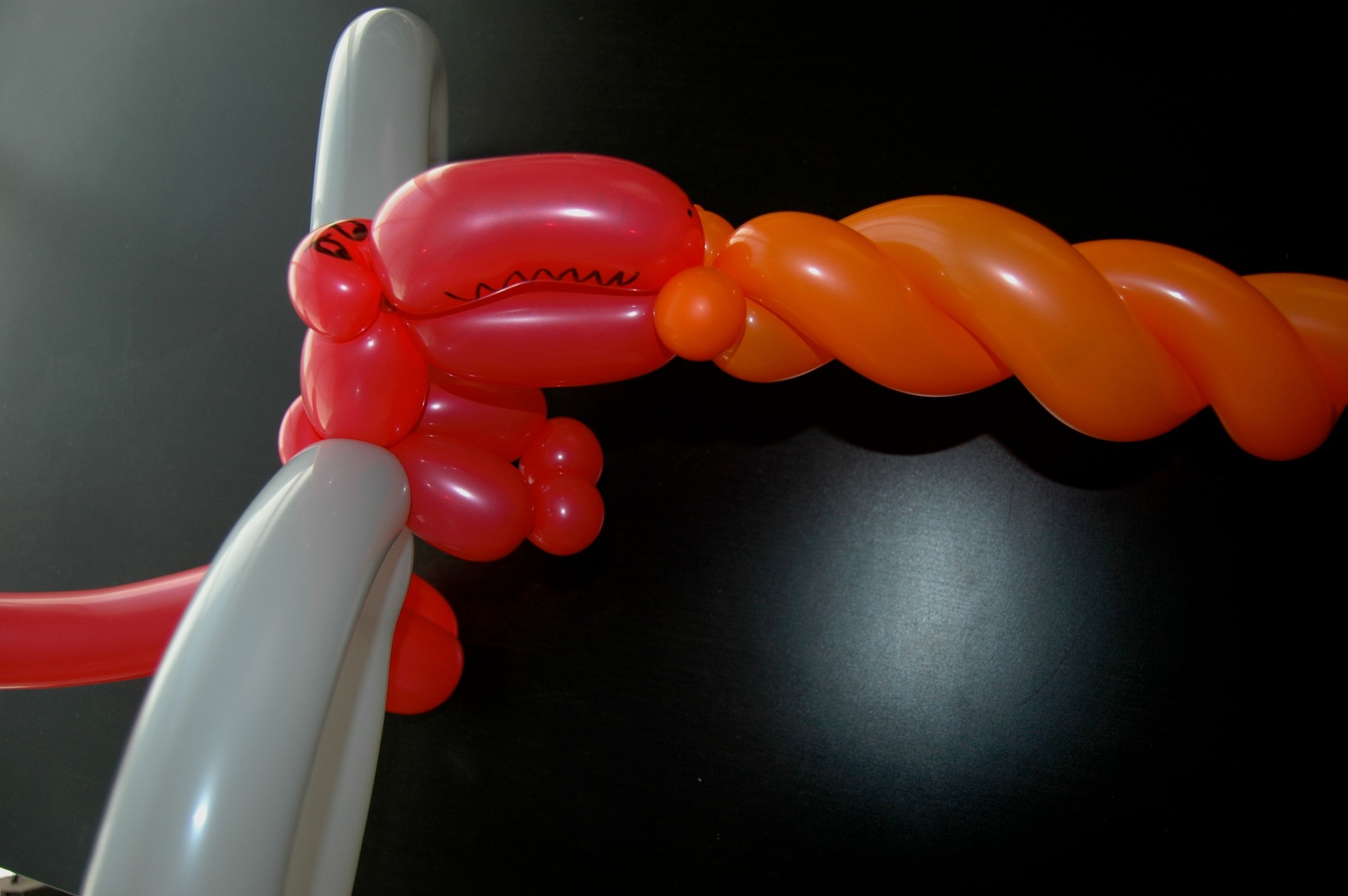 How to Balloon Twist : 19 Steps (with Pictures) - Instructables