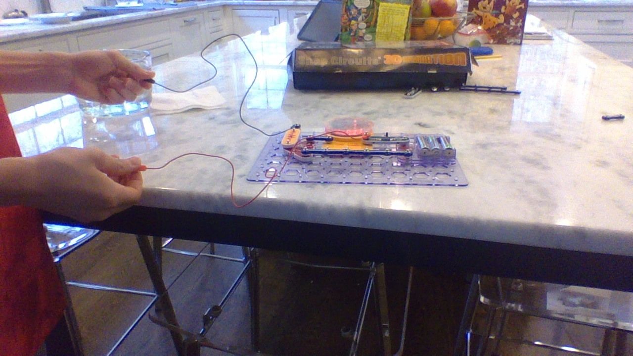 Experiment to Prove That Water and Human Body Are Good Conductors of ...