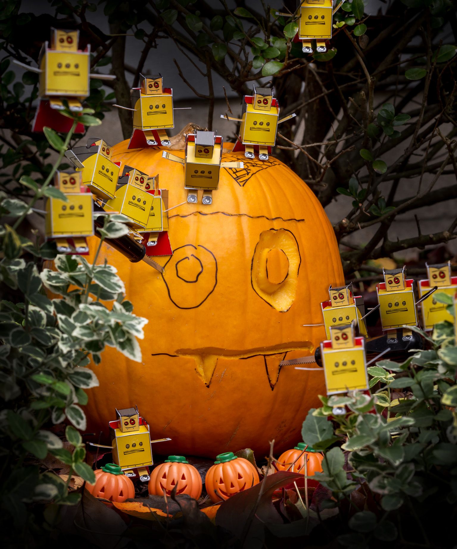 Vampire Robot Papercraft : 13 Steps (with Pictures) - Instructables