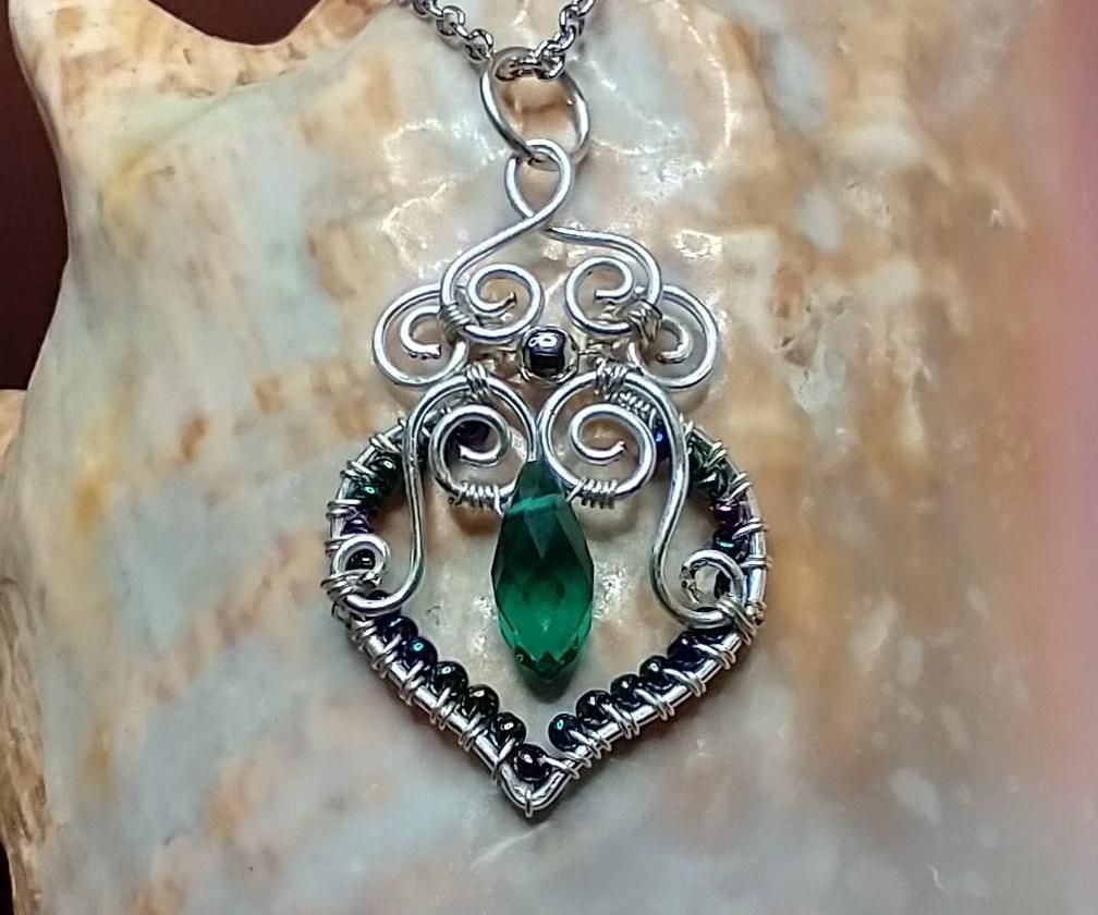 Beaded Frame Pendant : 3 Steps - Instructables