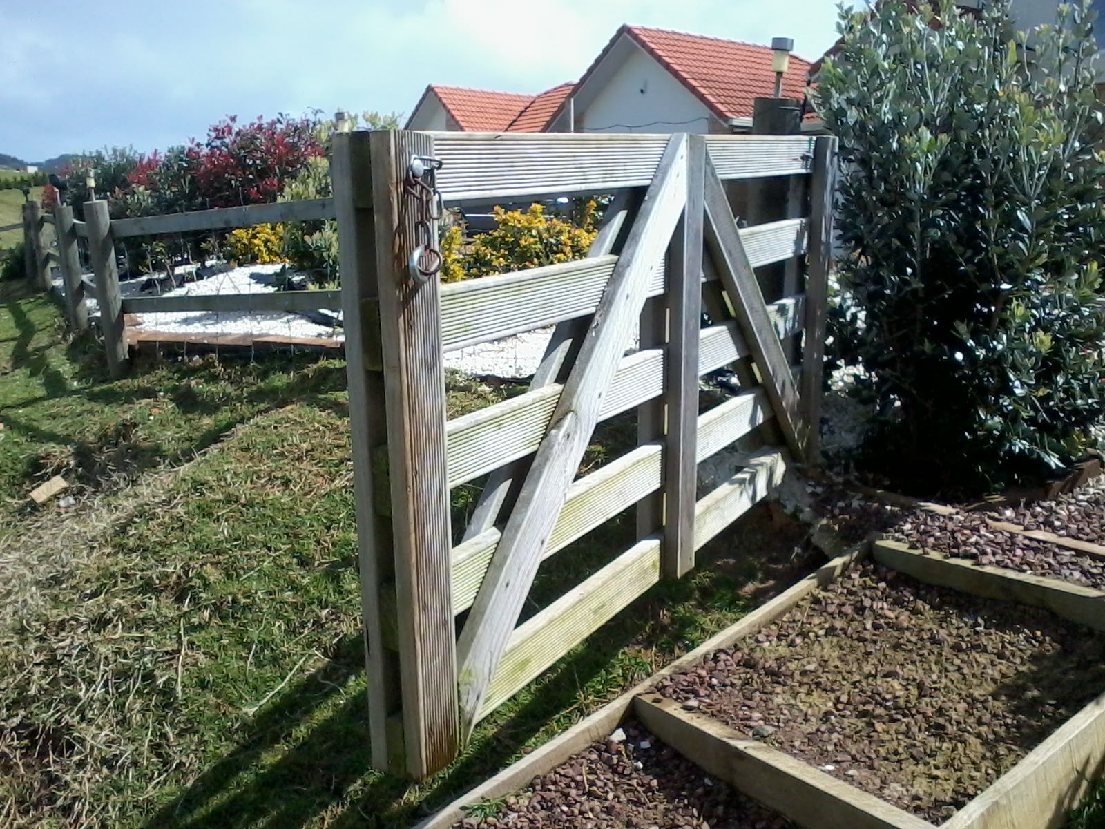 A Simple Garden Gate : 7 Steps (with Pictures) - Instructables