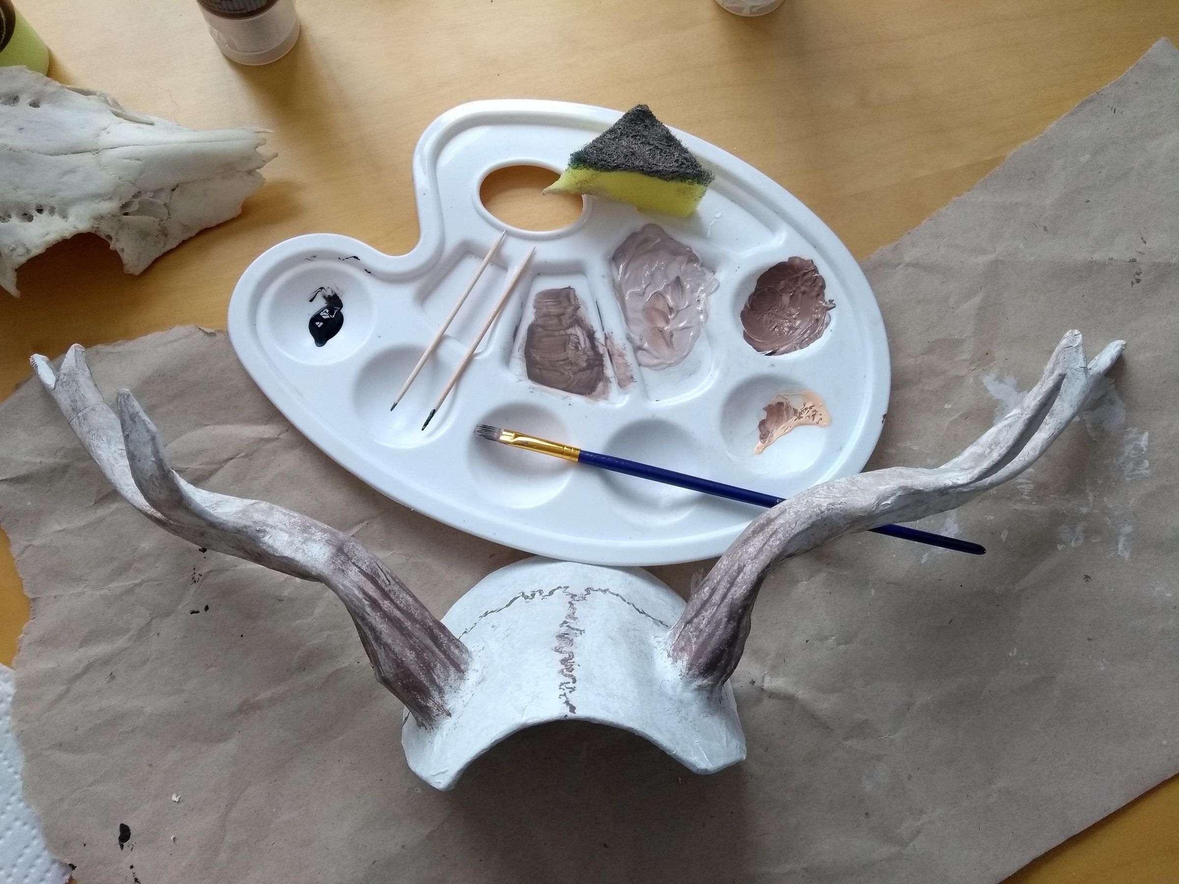 Pretty Realistic Cardboard Antlers : 5 Steps (with Pictures ...