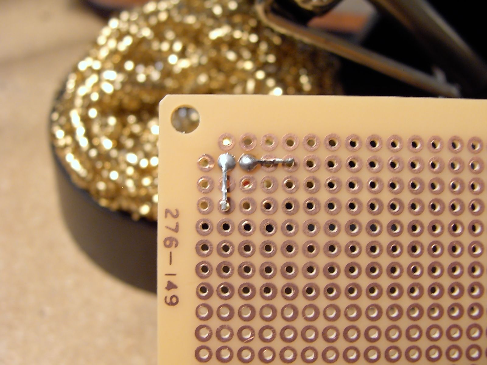 Single Chip, 2 Wire 4x4 LED Matrix - Instructables