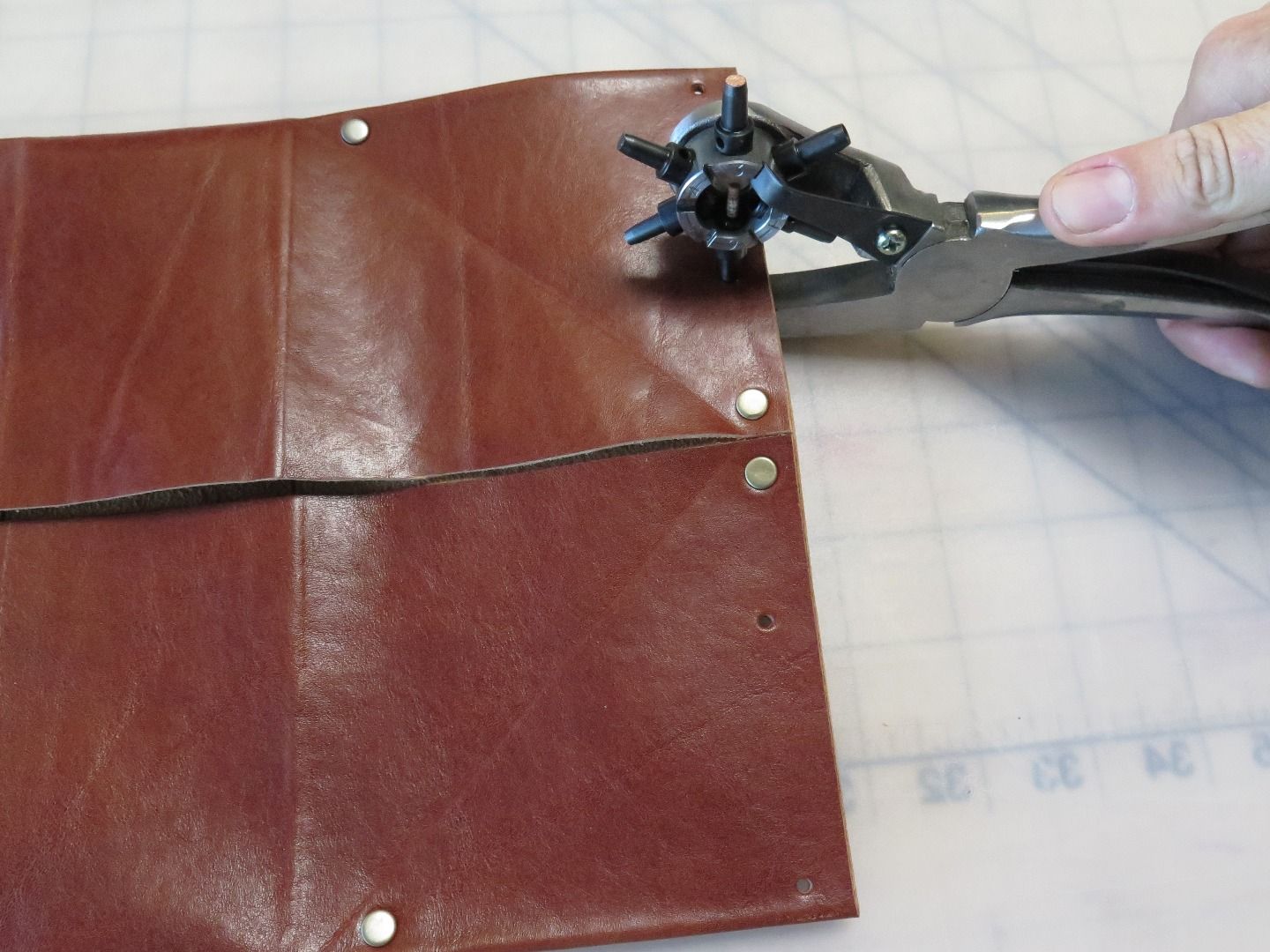 Leather Beer & Wine Carrier : 15 Steps (with Pictures) - Instructables