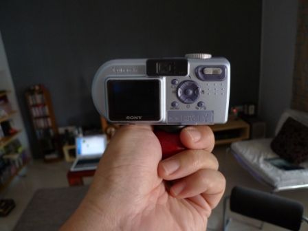 Compact Camera Bottom Ball Grip : 7 Steps - Instructables