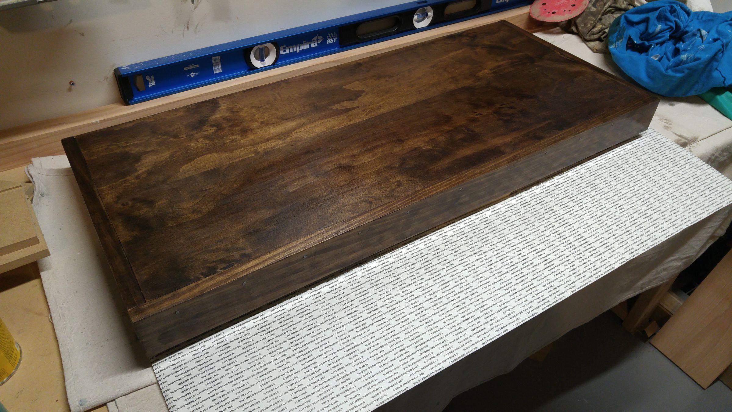 Hanging Desk : 5 Steps (with Pictures) - Instructables