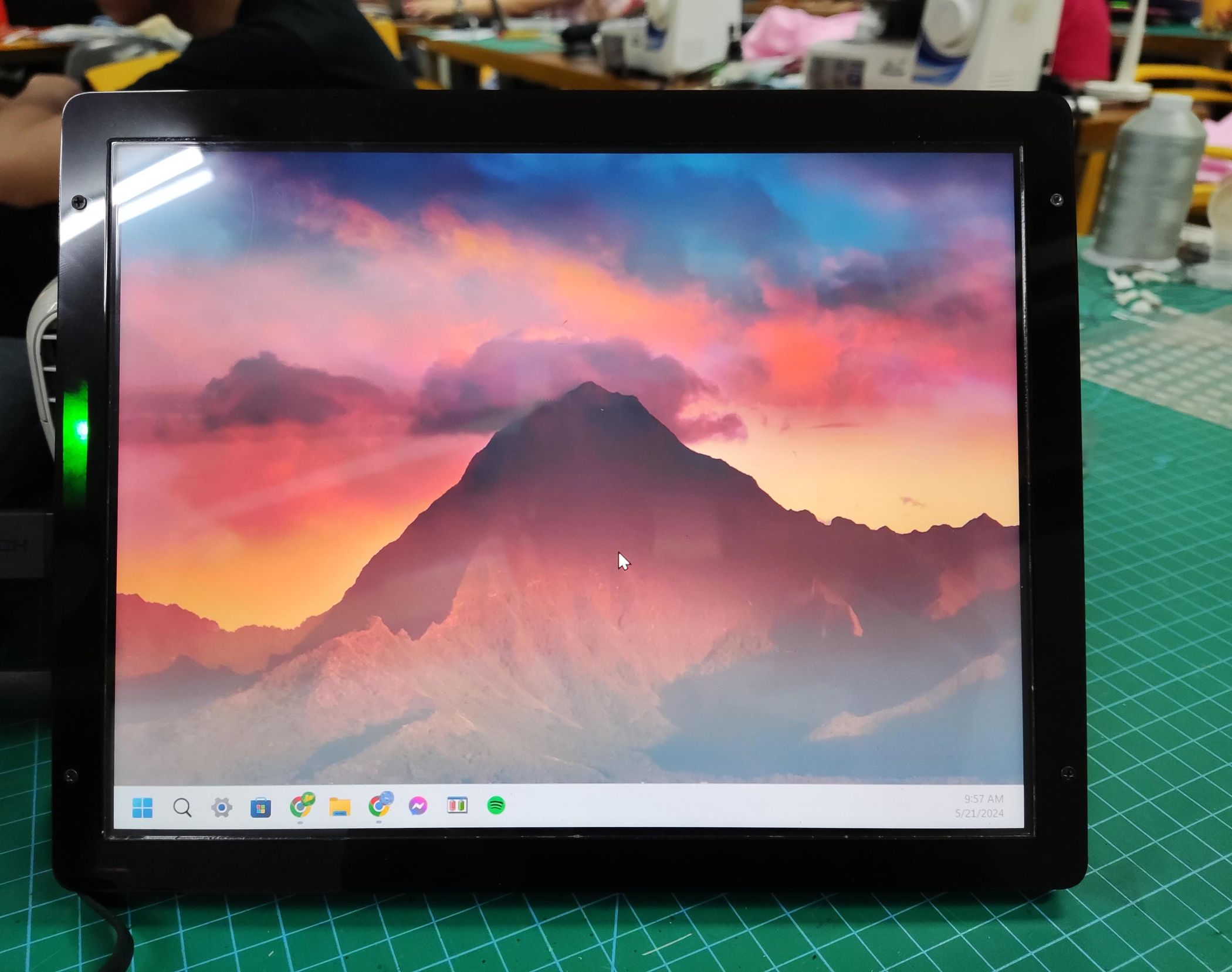 DIY Portable Monitor Recycled From IPad 3 : 10 Steps (with Pictures ...