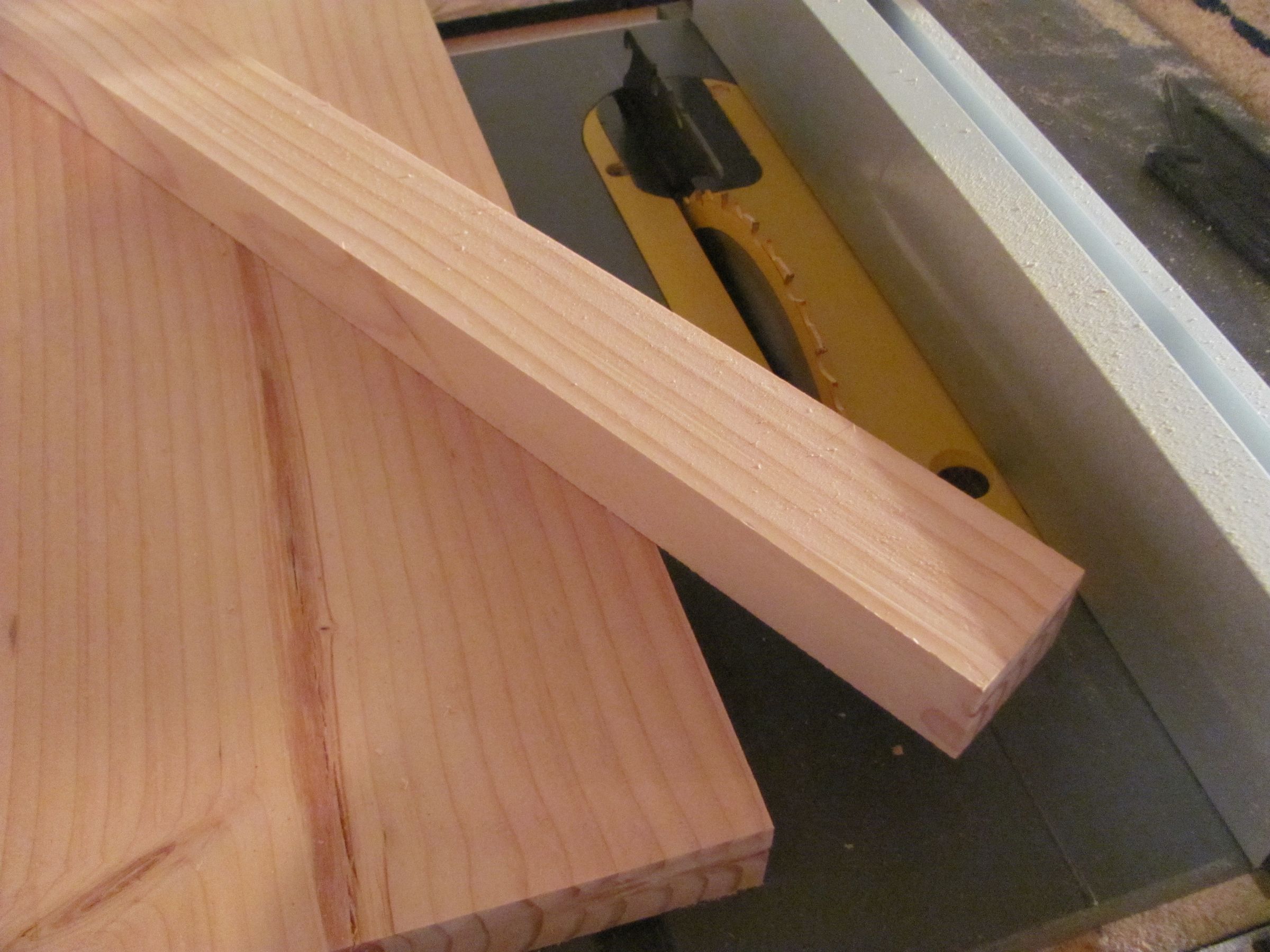 2x12 End Table With HDPE Knob : 12 Steps (with Pictures) - Instructables