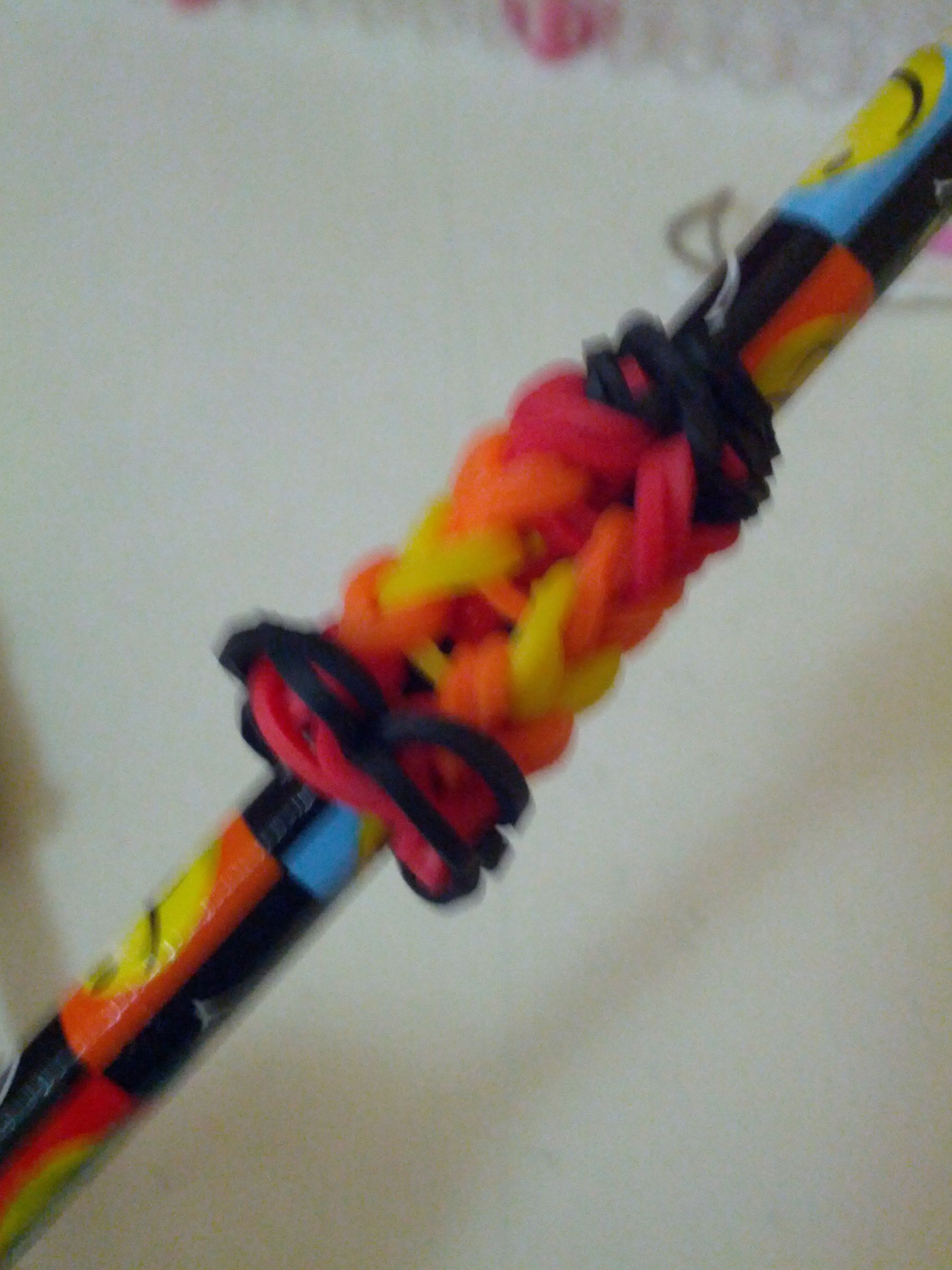 Rainbow Loom Pencil Grip : 9 Steps - Instructables
