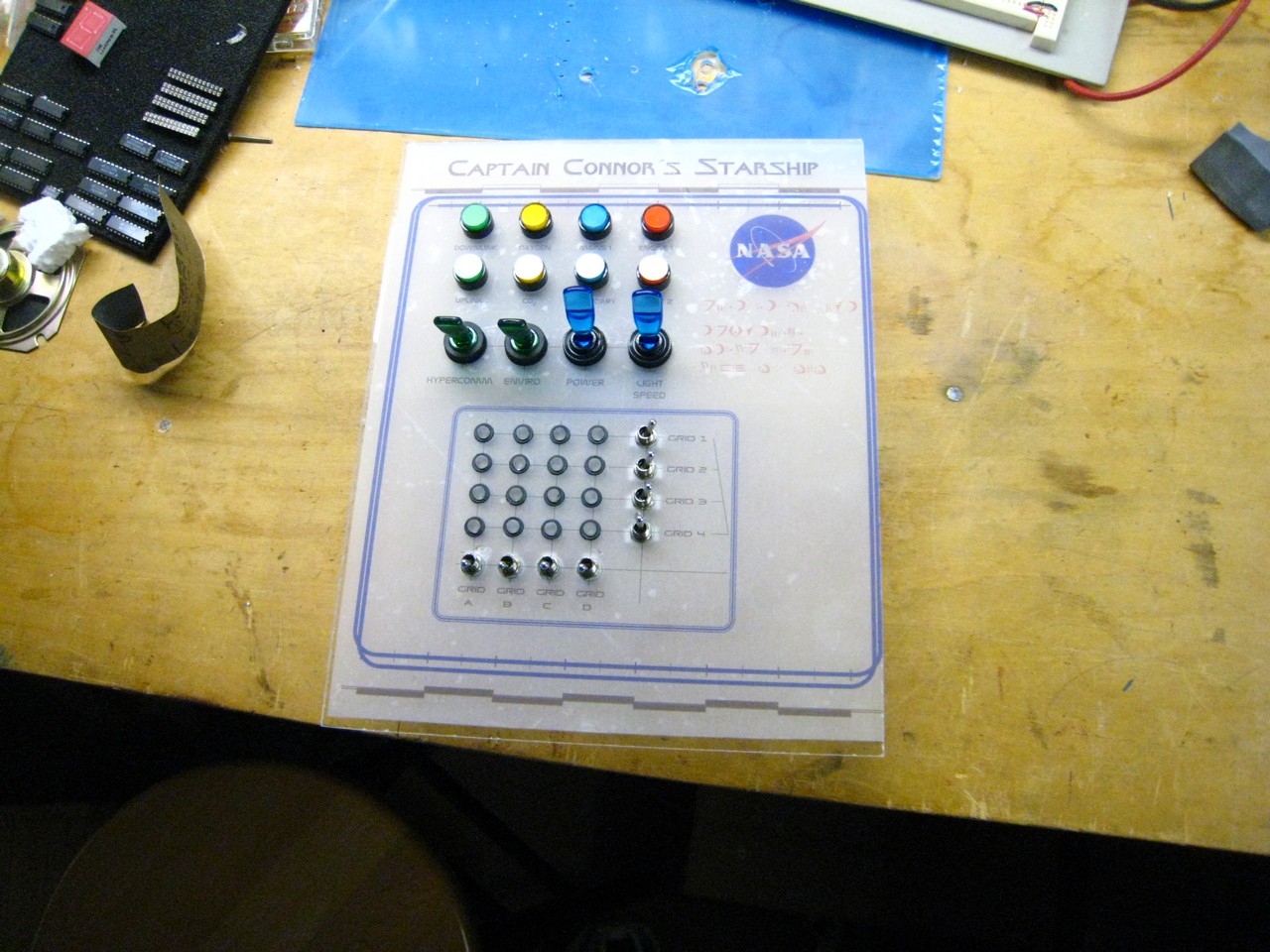 Kids "Spaceship Control Panel" Prop : 6 Steps - Instructables