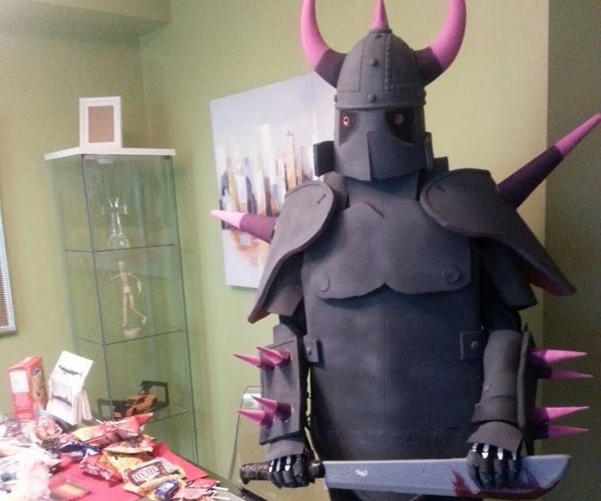 P.E.K.K.A Costume (clash of Clans) : 7 Steps - Instructables