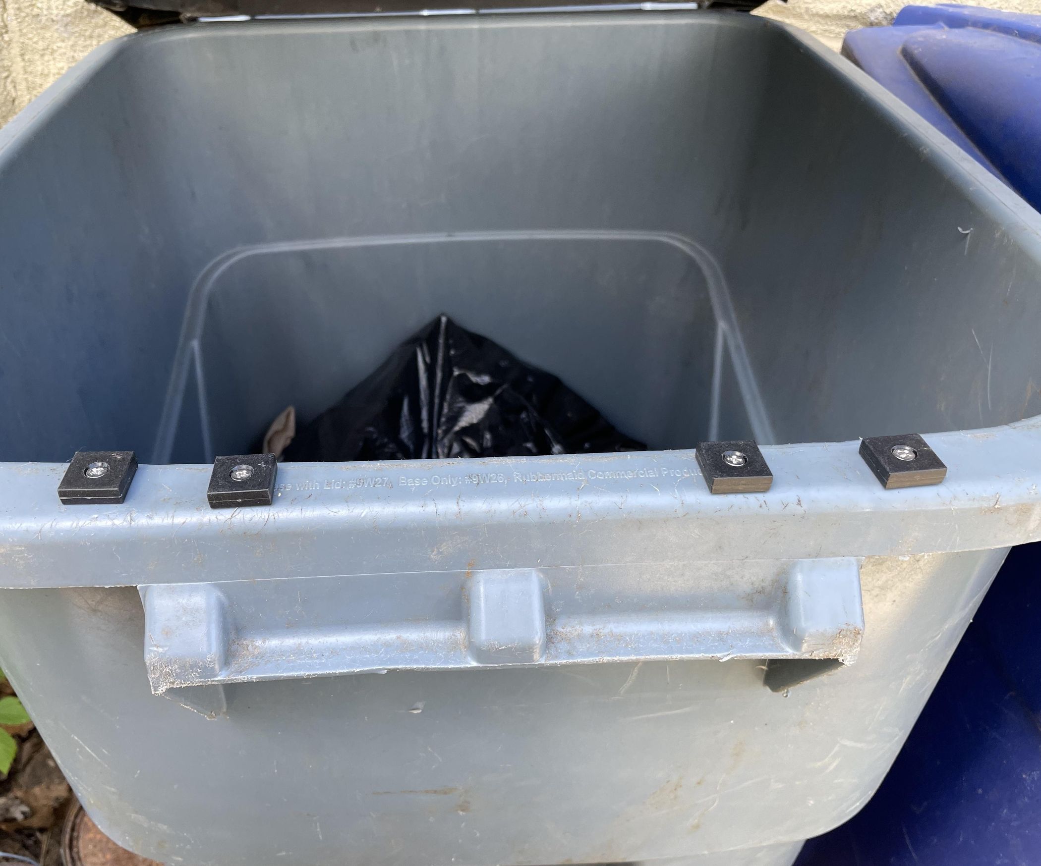 Rat-proof and Raccoon-proof Magnetically Sealed Trash Can : 4 Steps ...