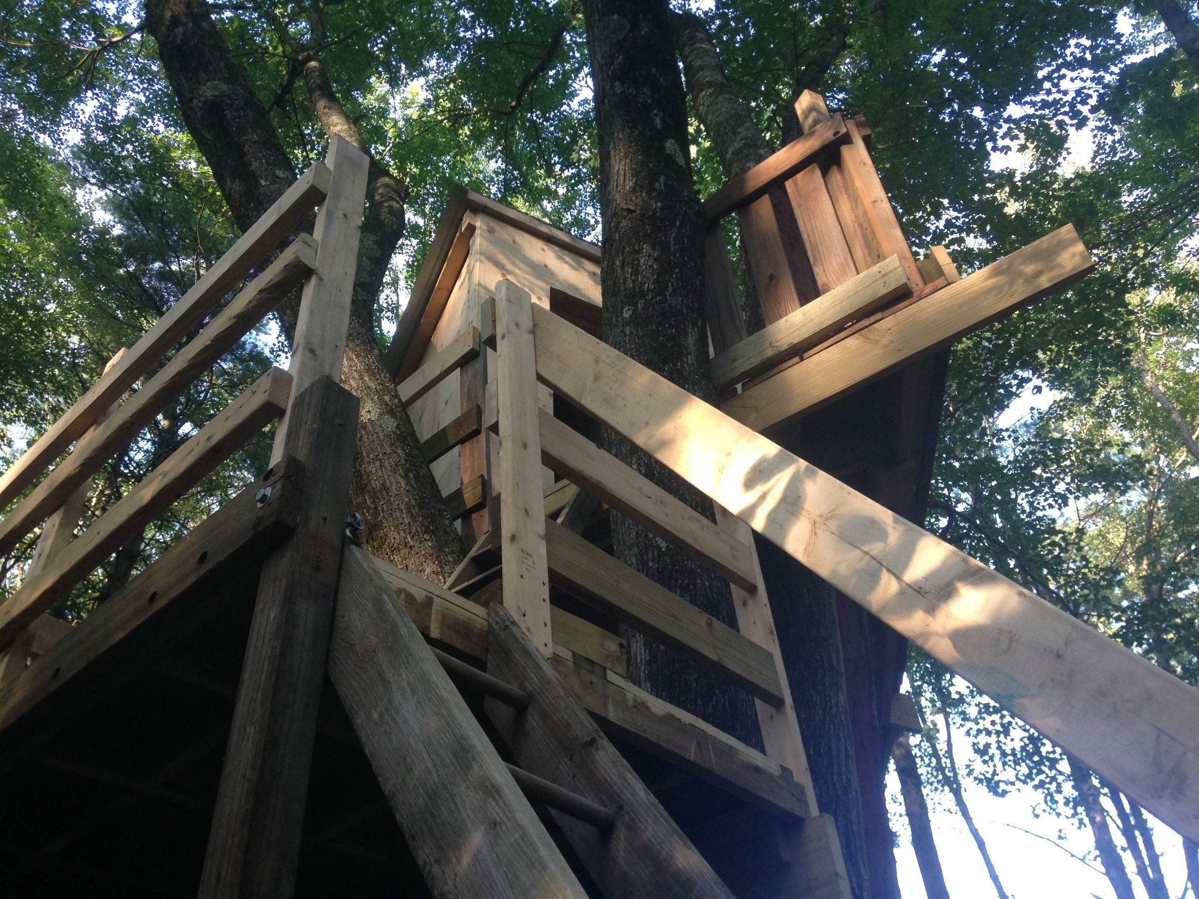 Multi Level Tree House From Recycled Materials : 10 Steps (with ...