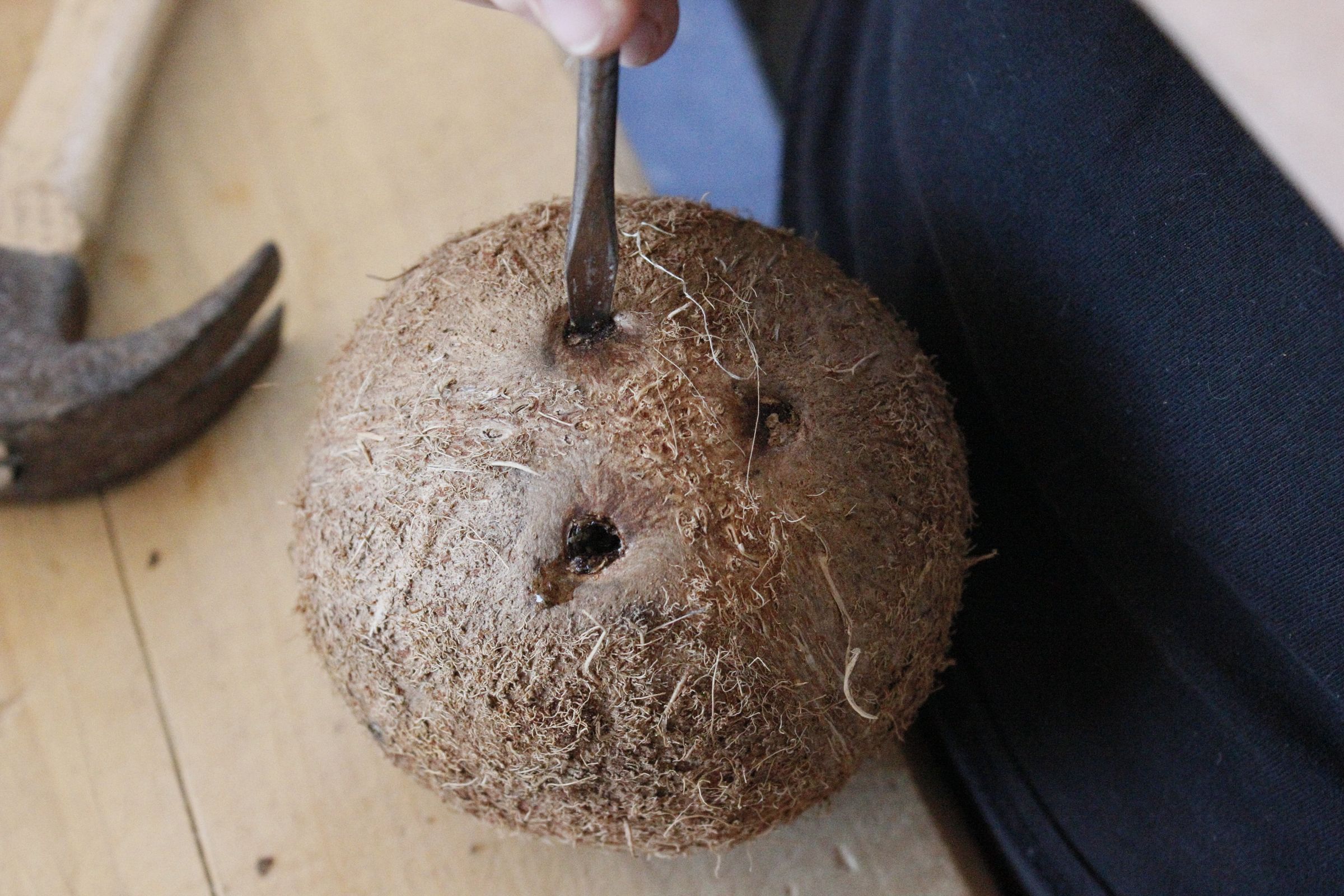 Crack Open a Coconut : 4 Steps - Instructables