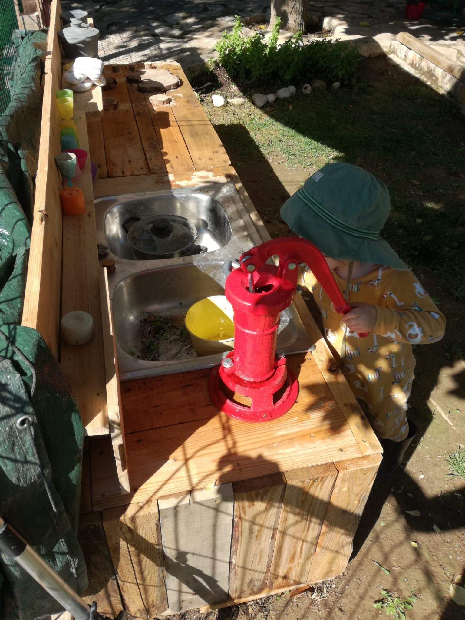 Mud Kitchen : 16 Steps - Instructables