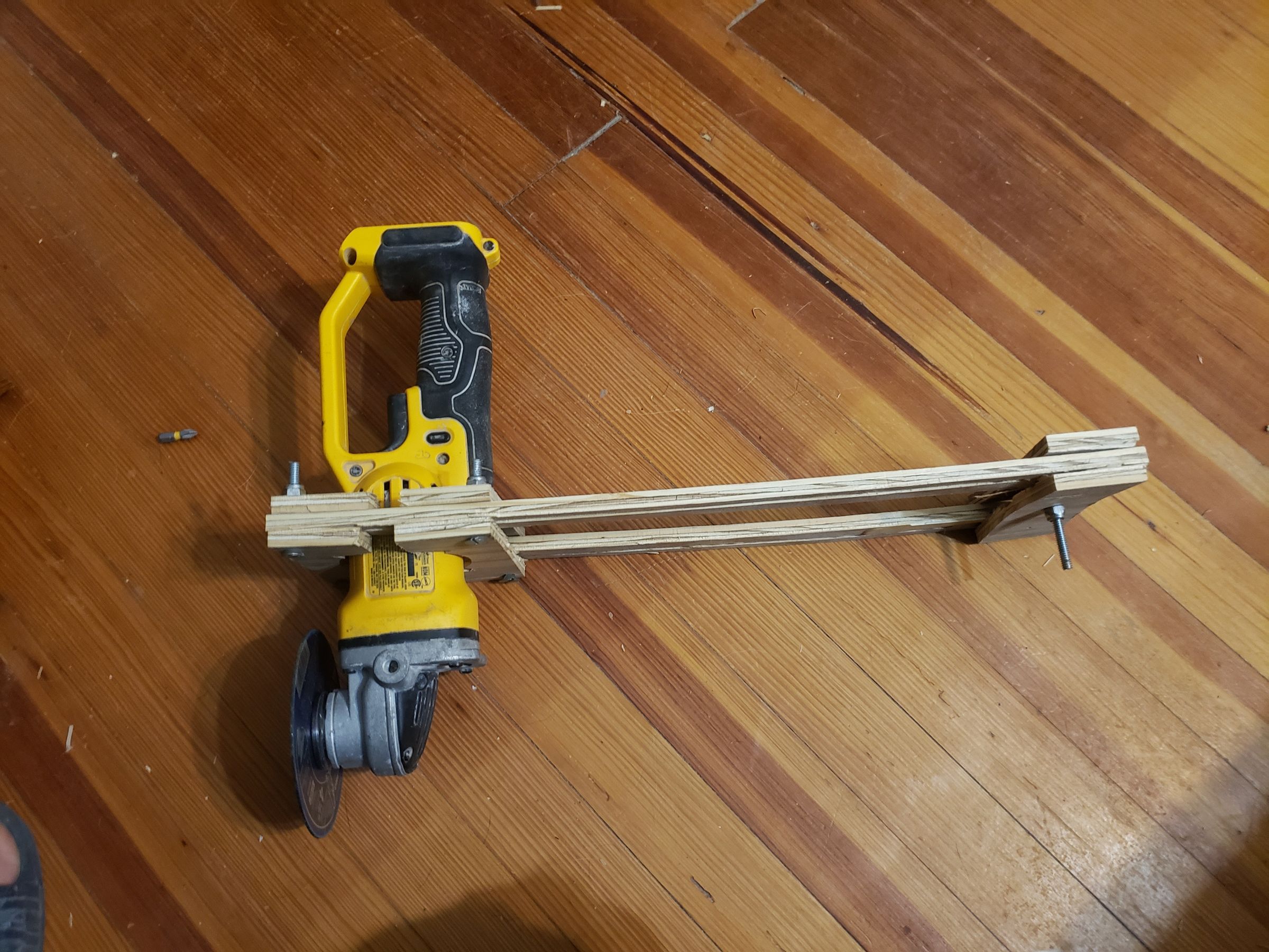 Grinder Circle Compass/Jig : 5 Steps - Instructables