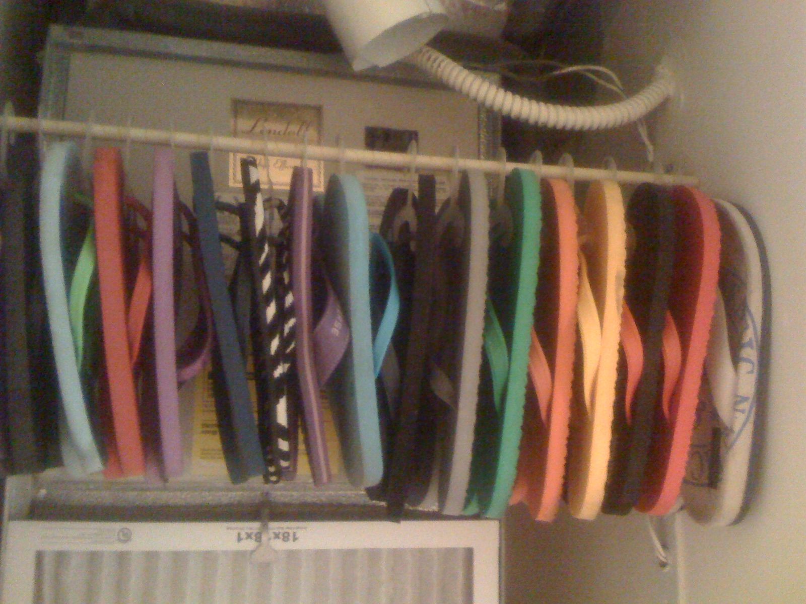Spaceless Flip-flops Organizer - Instructables