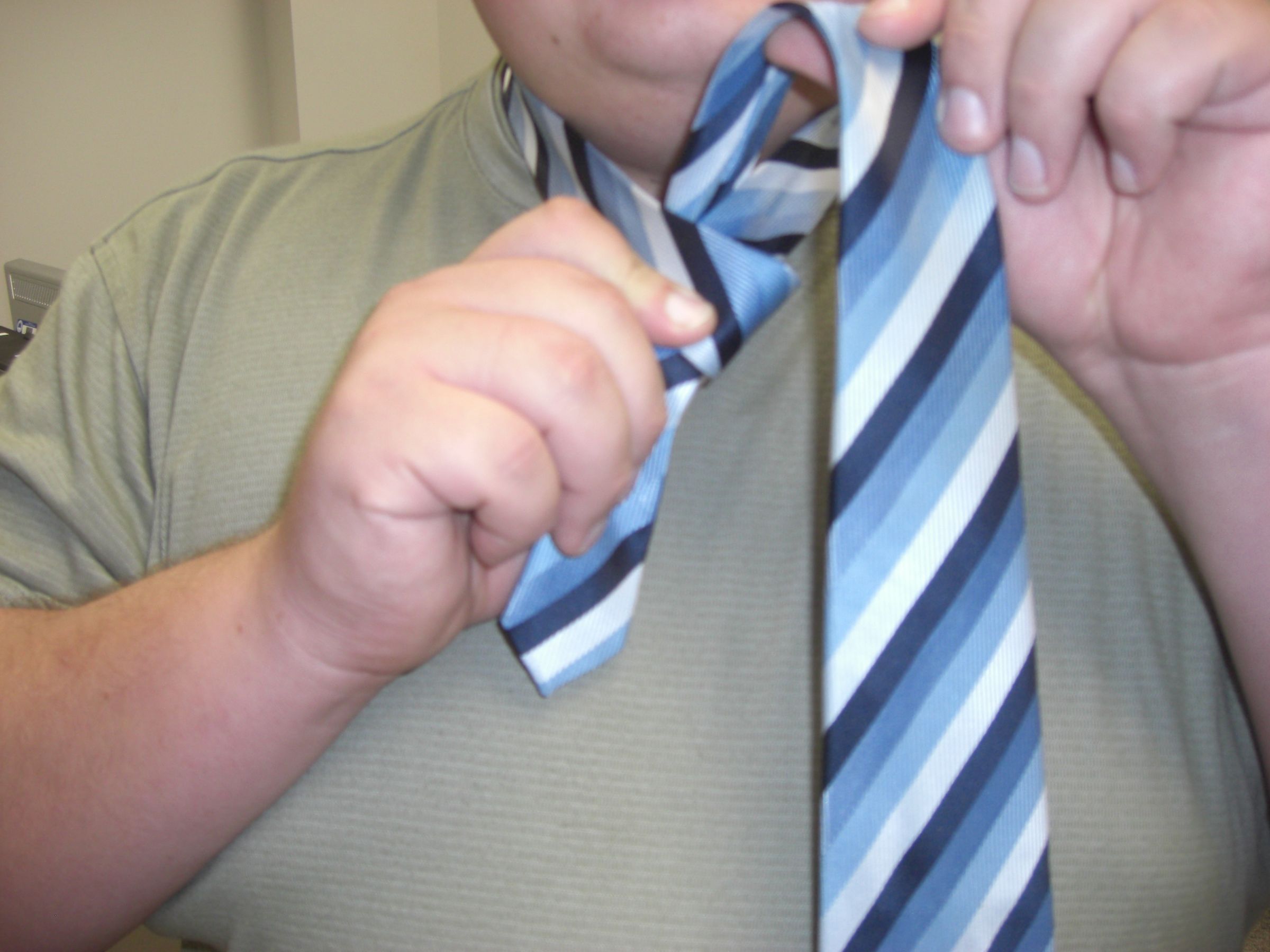 How to Tie a Double Windsor Knott (a Necktie) : 8 Steps - Instructables
