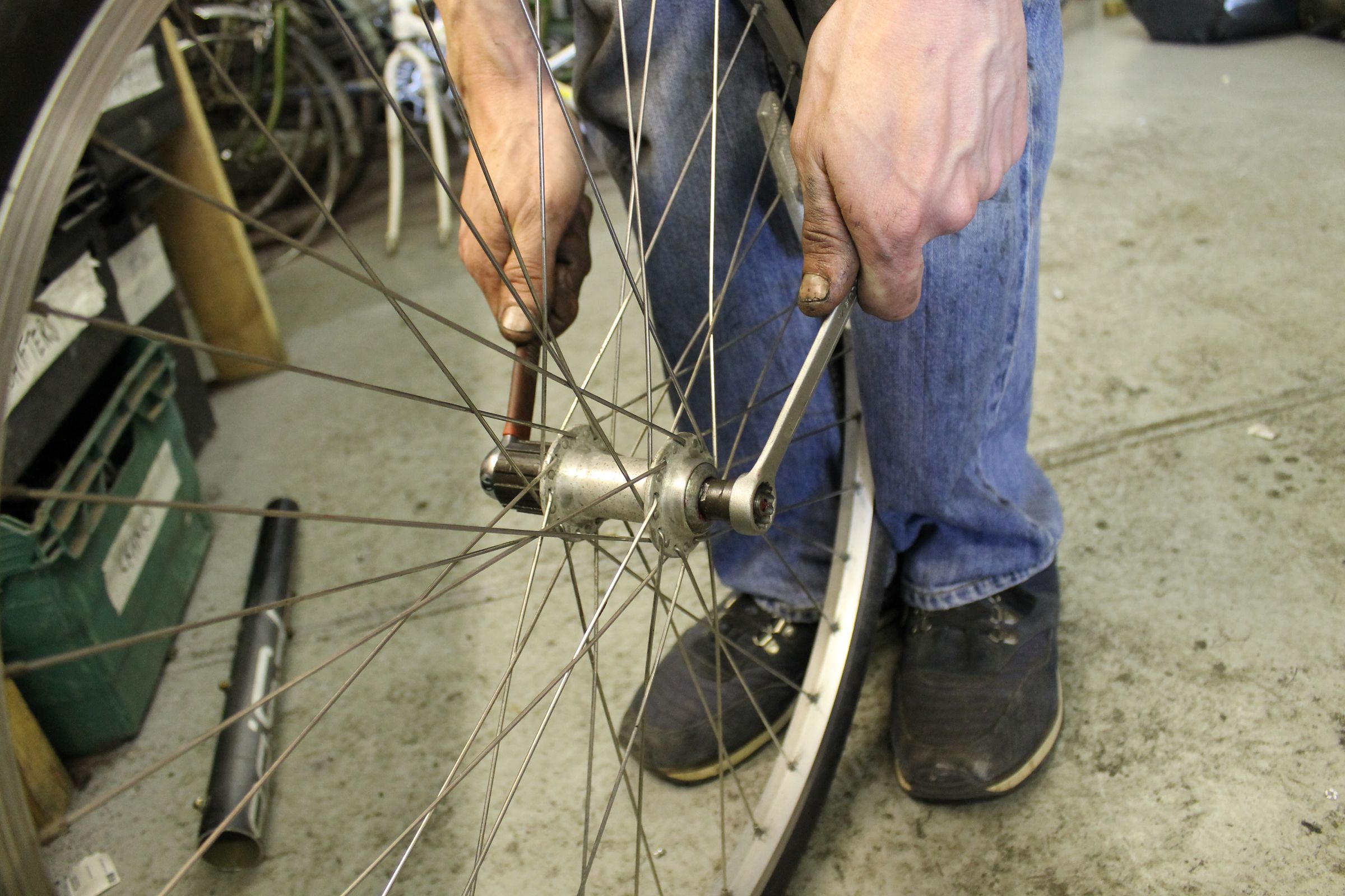 Replacing a Freehub Body on a Rear Bicycle Wheel. : 9 Steps - Instructables
