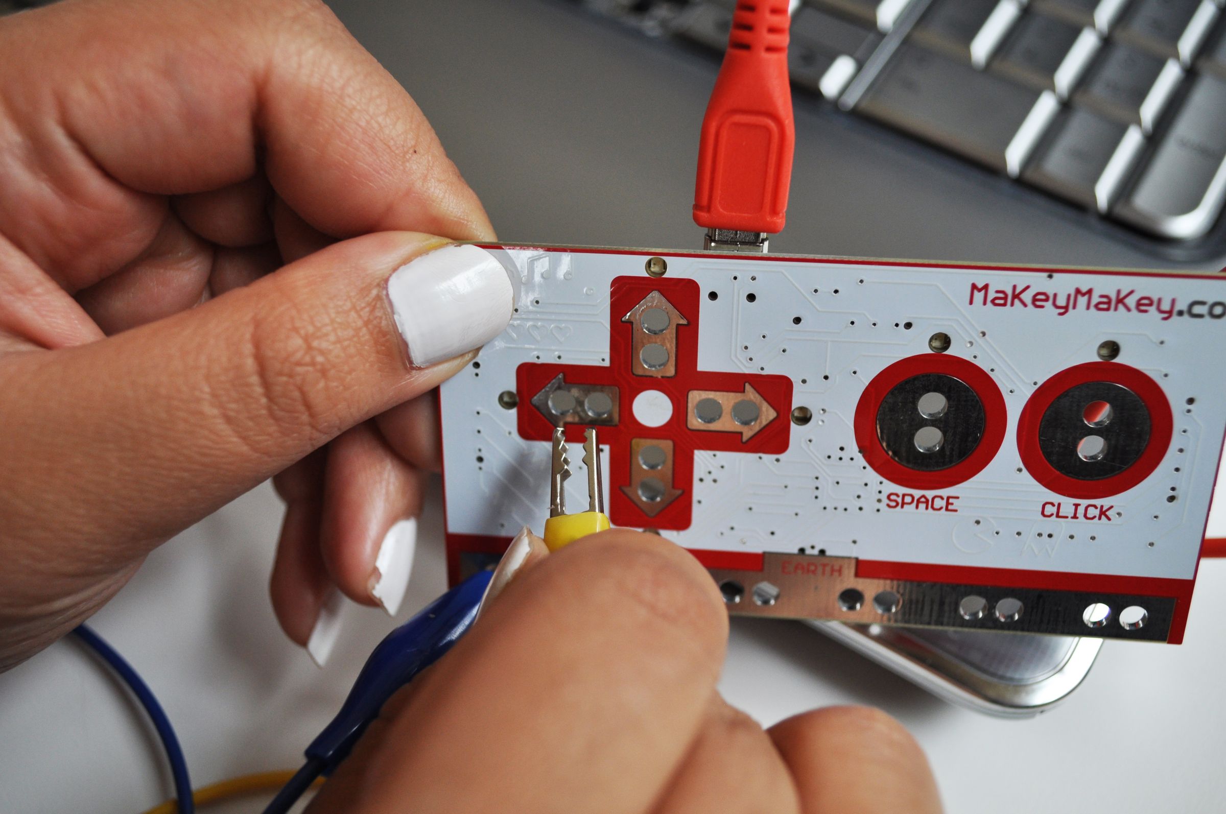 MaKey MaKey Experimenting / Experimenteer Met De MaKey MaKey : 8 Steps ...