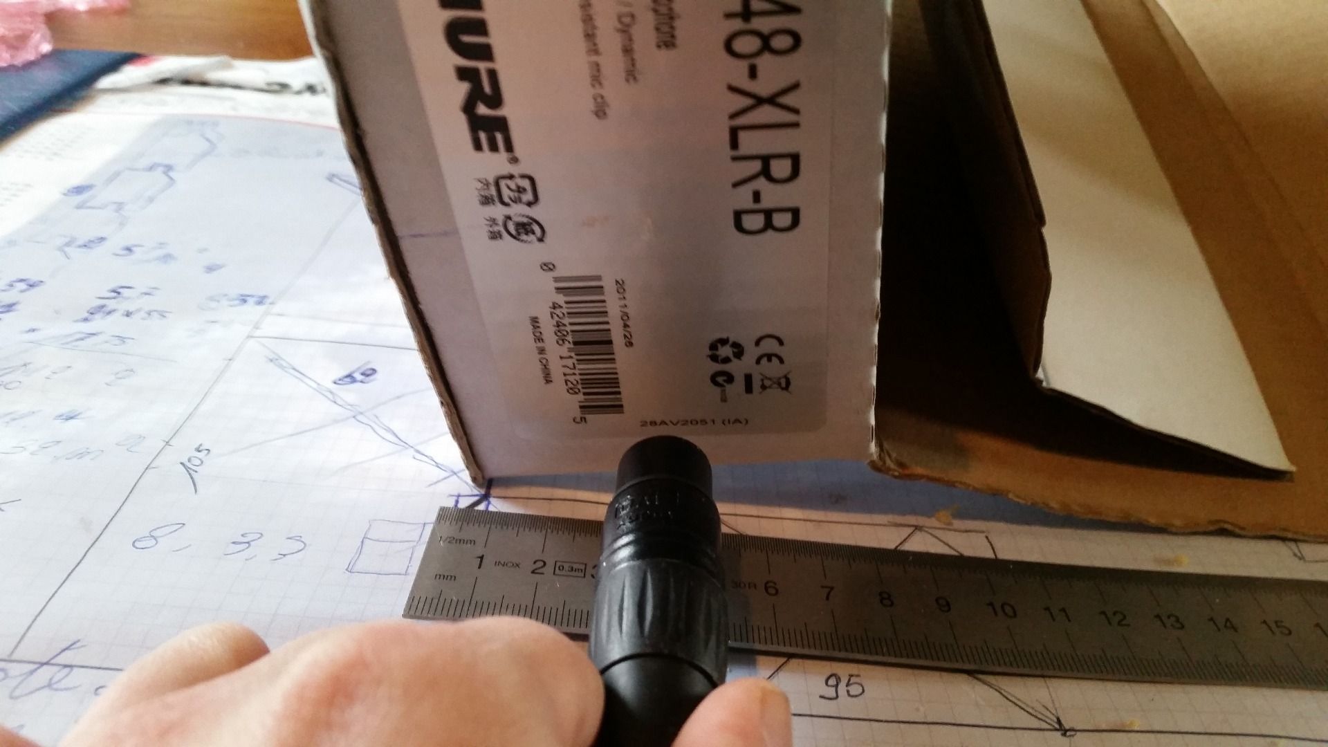 Cardboard Microphone Pop Filter : 6 Steps (with Pictures) - Instructables