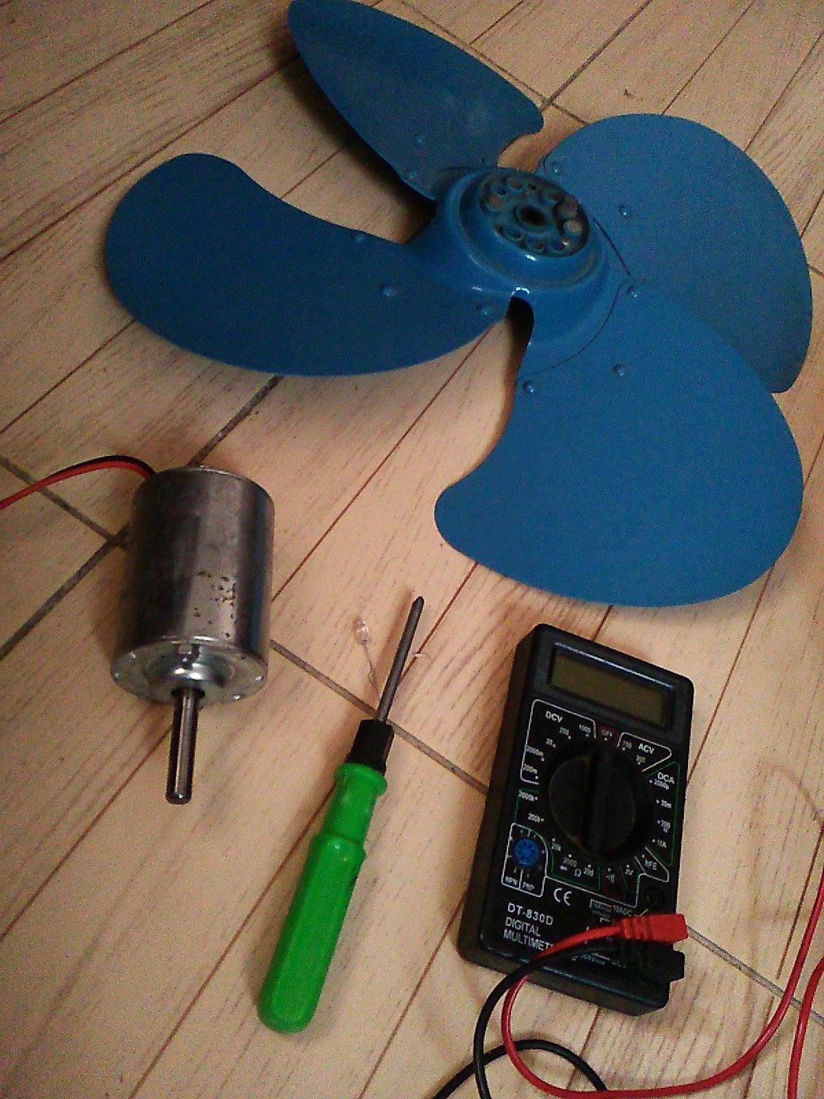 5 Minutes Simple Wind Turbine for Everybody : 3 Steps - Instructables