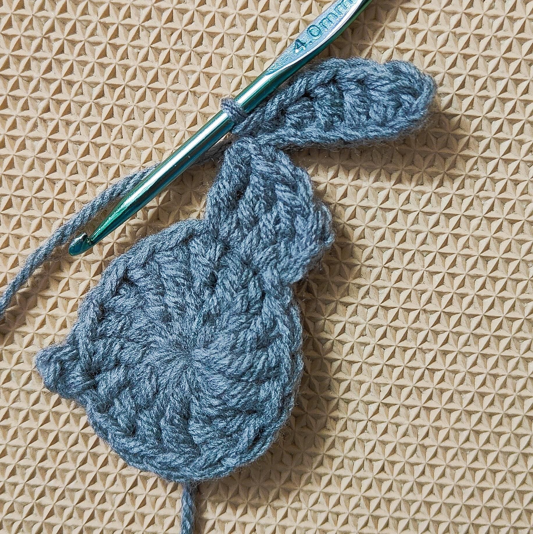 How to Crochet Easter Bunny Applique : 4 Steps (with Pictures ...