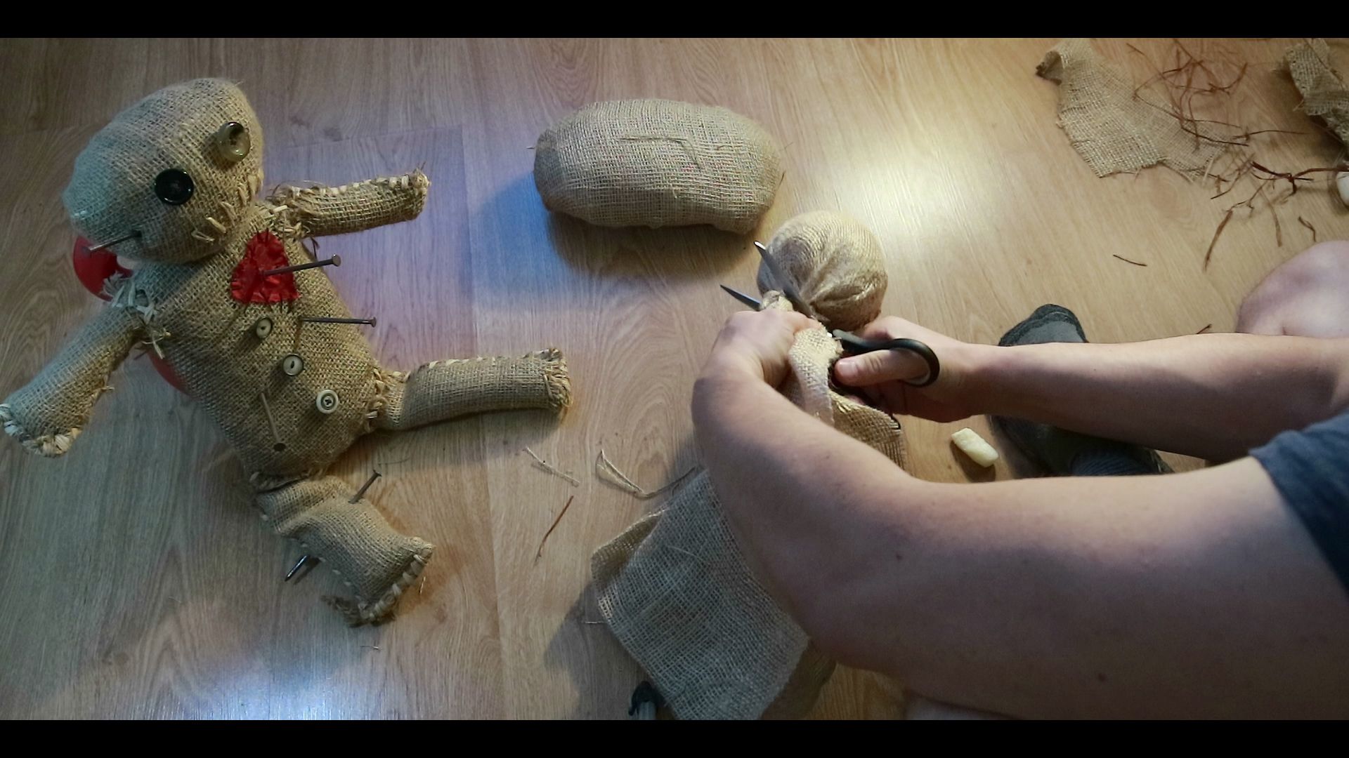 How to Make a Possessed Voodoo Doll - HALLOWEEN TUTORIAL : 24 Steps ...