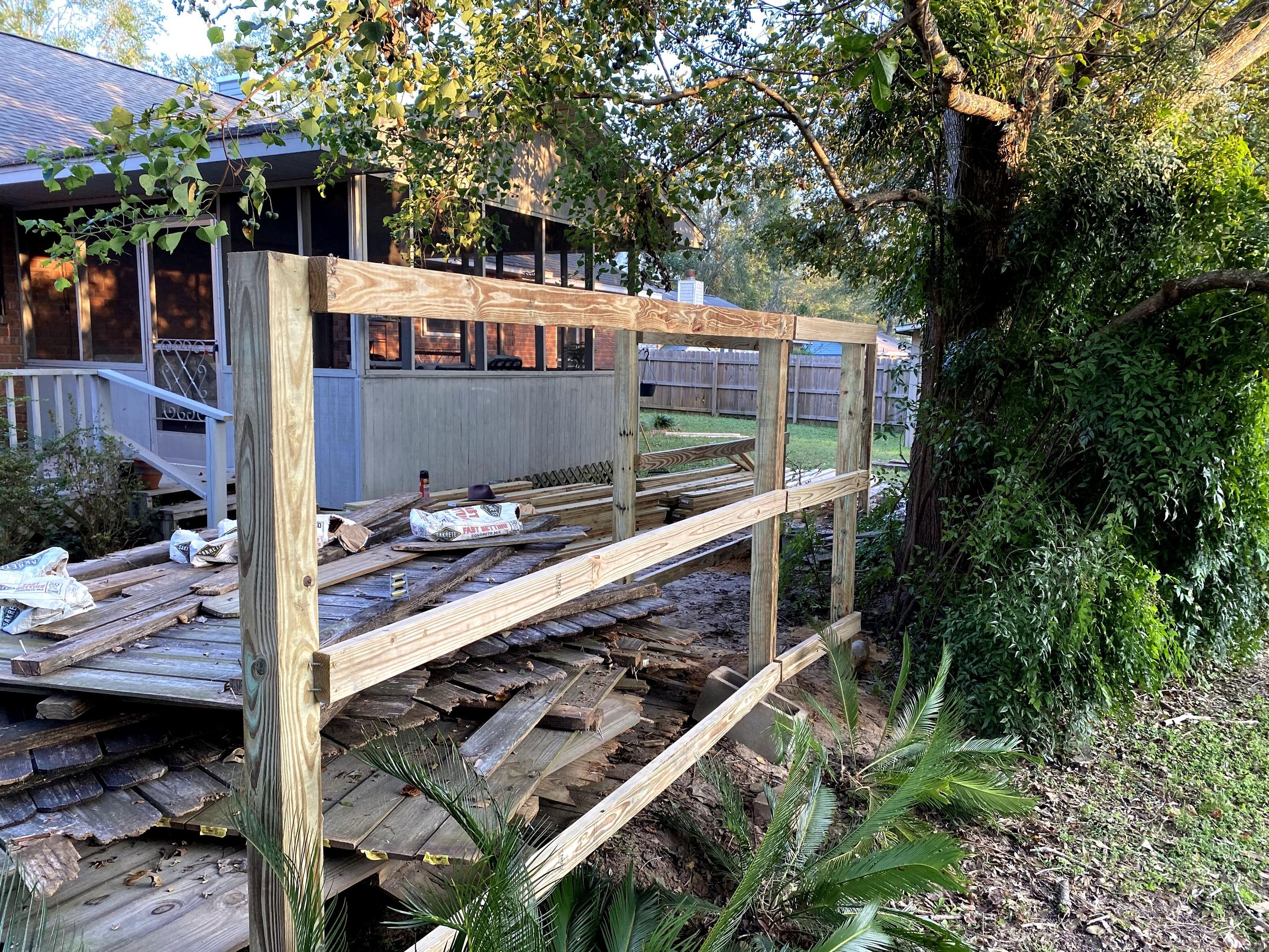 Build a Dog-Ear Fence From Scratch : 5 Steps (with Pictures ...