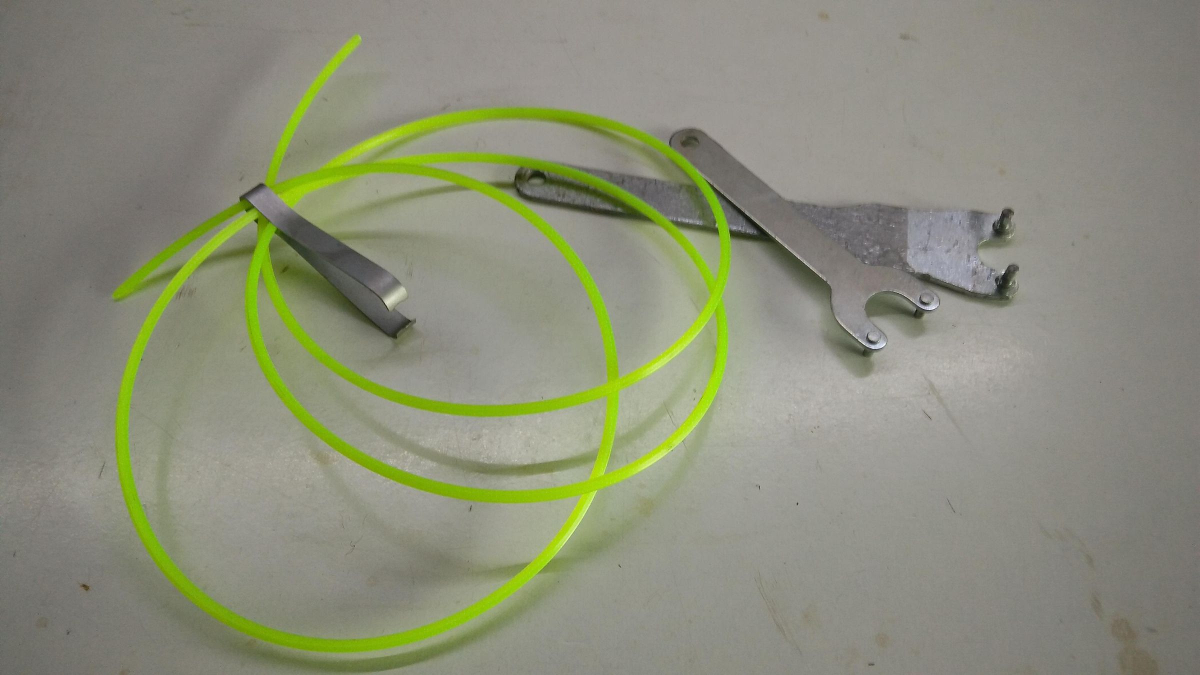 DIY Powerful Lawn Trimmer From an Angle Grinder : 11 Steps (with ...