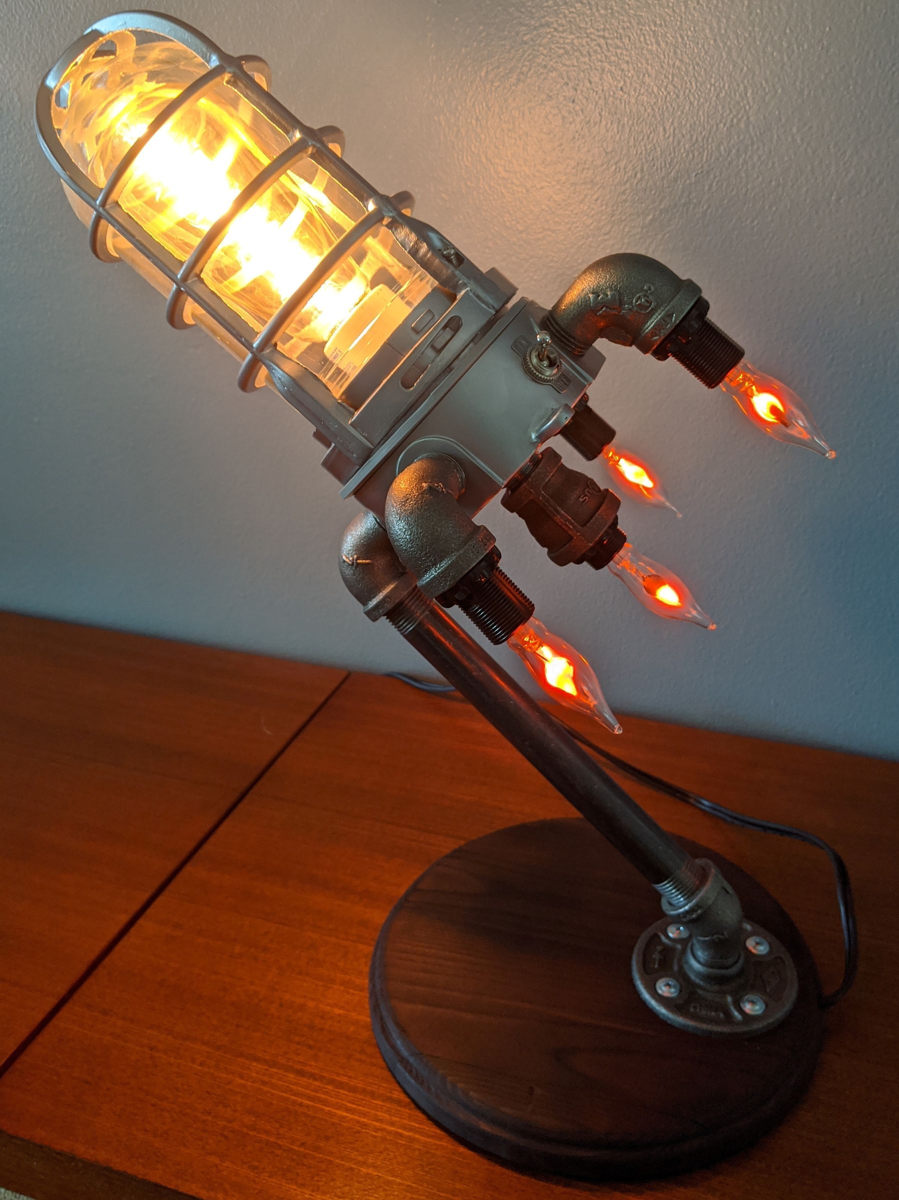 Rocket Ship Lamp : 4 Steps (with Pictures) - Instructables
