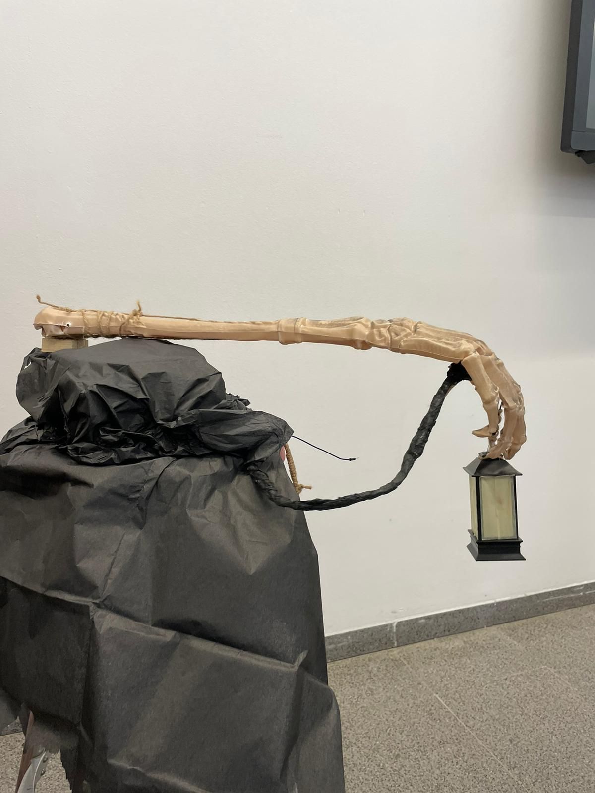 Halloween Skeleton Arm : 5 Steps - Instructables