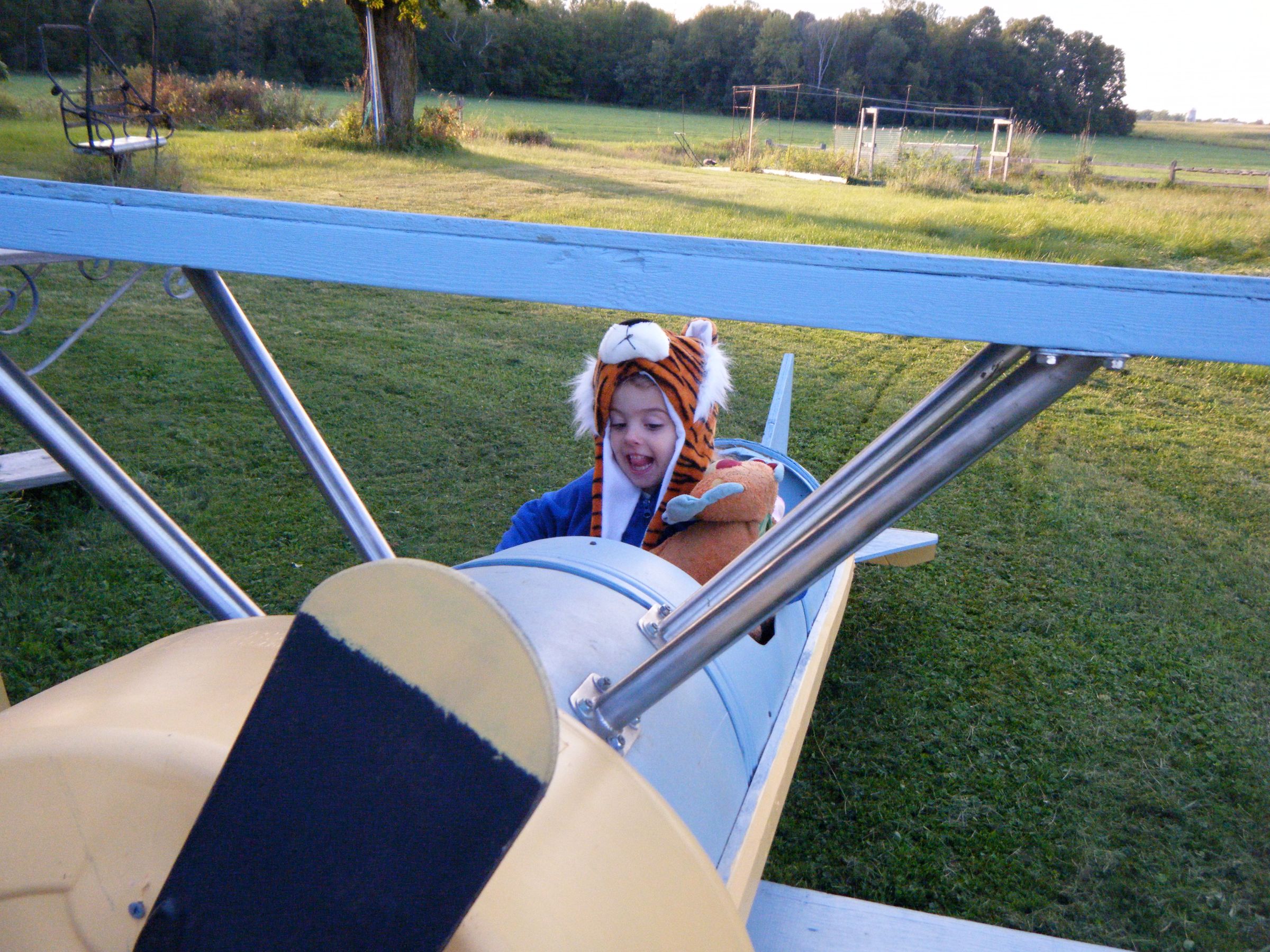 Cardboard Barrel Biplane. the Flyin' Lion : 23 Steps (with Pictures ...