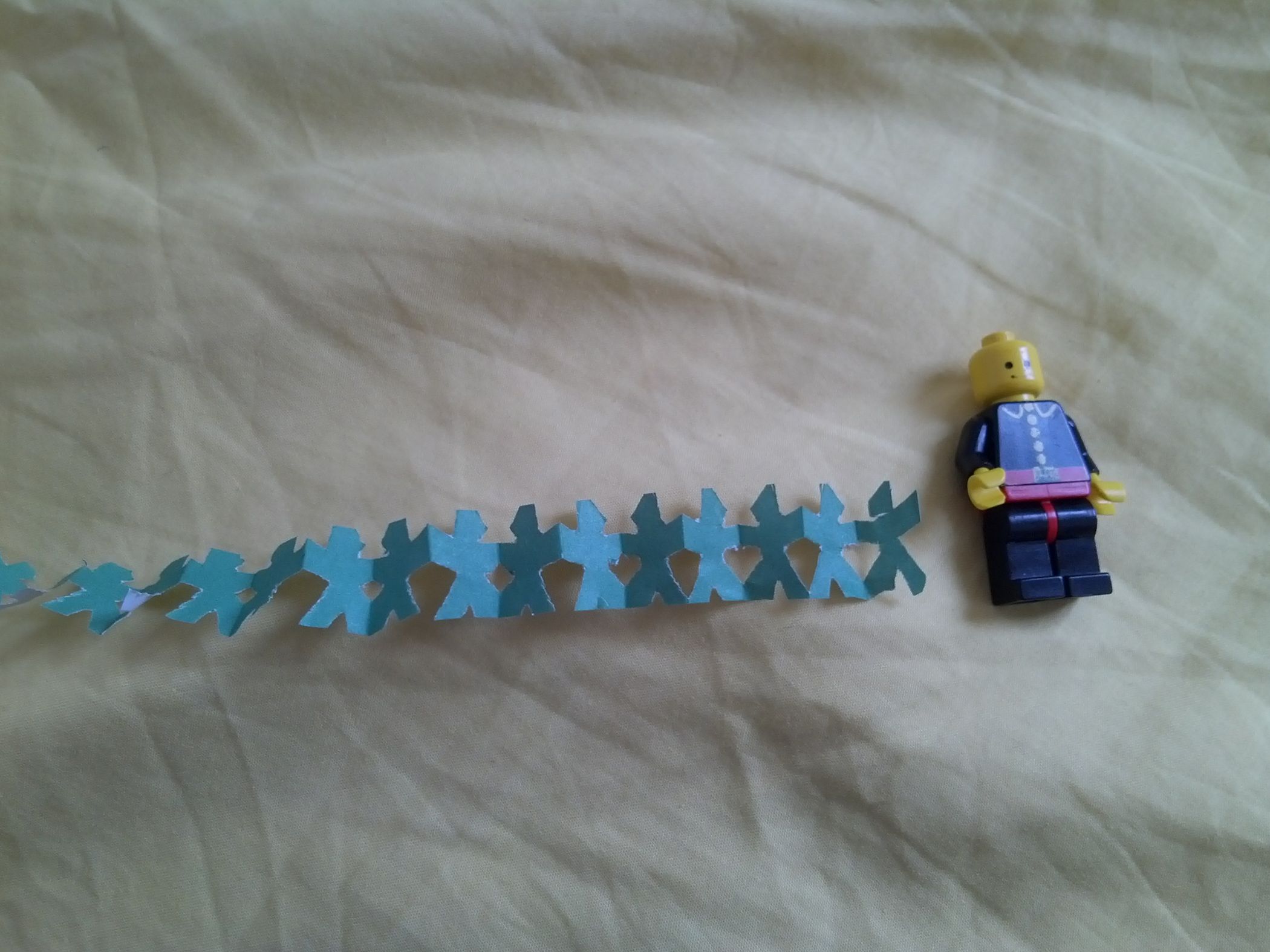 MINI But MIGHTY Paper Chain Man! : 8 Steps - Instructables