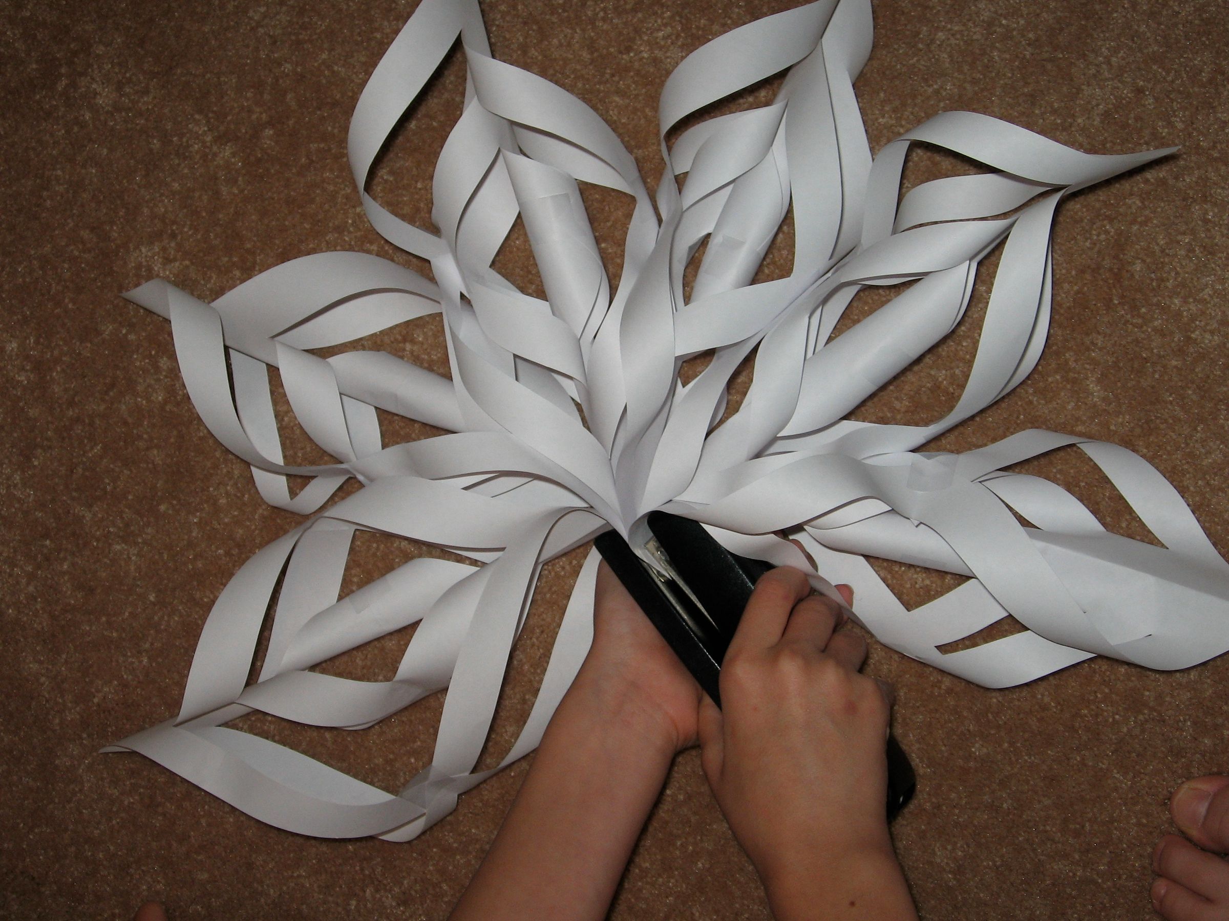 Super-cool Easy 6 Pointed Snowflake : 7 Steps - Instructables