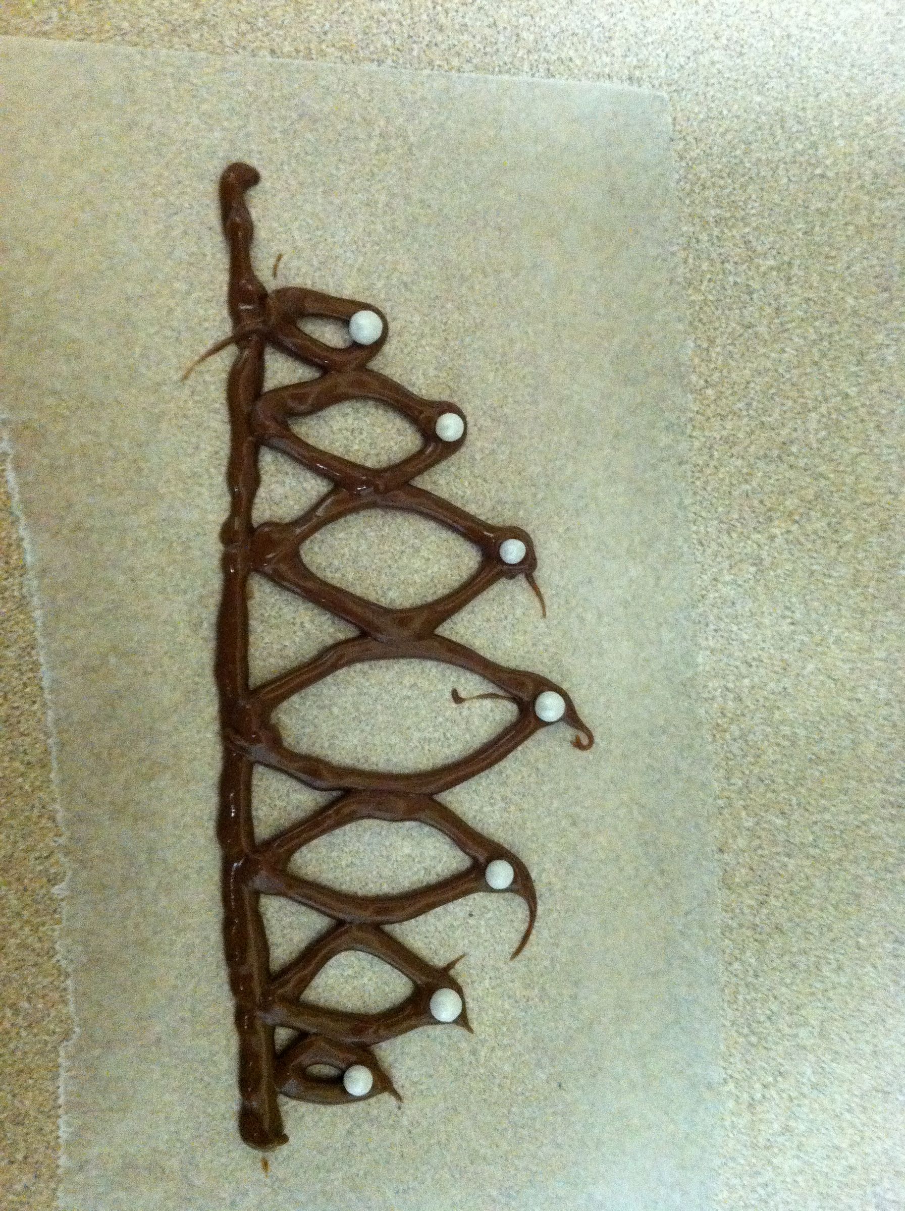 Chocolate Tiara Cupcake Toppers : 4 Steps (with Pictures) - Instructables