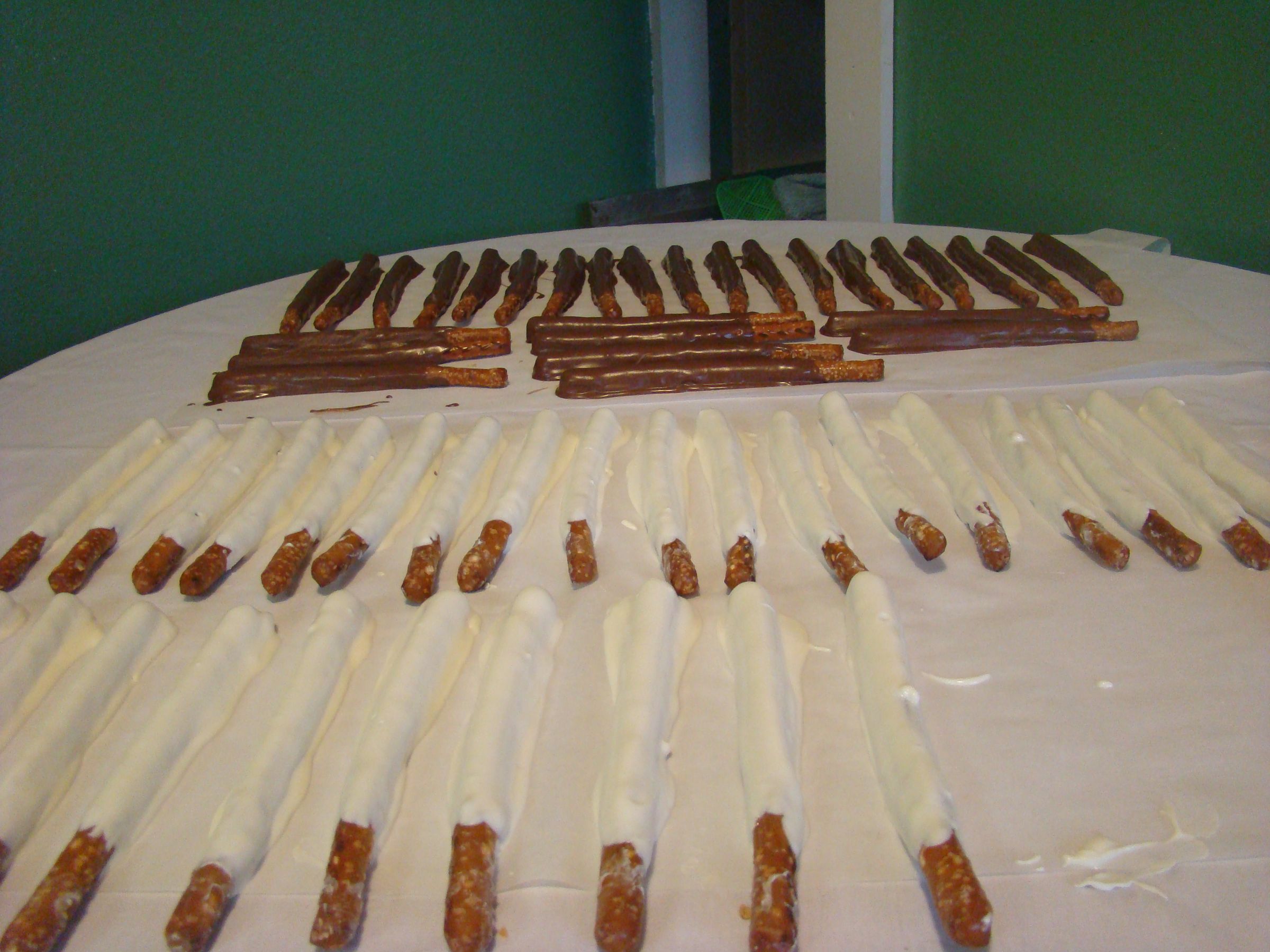 Chocolate Covered Pretzel Rods : 16 Steps (with Pictures) - Instructables