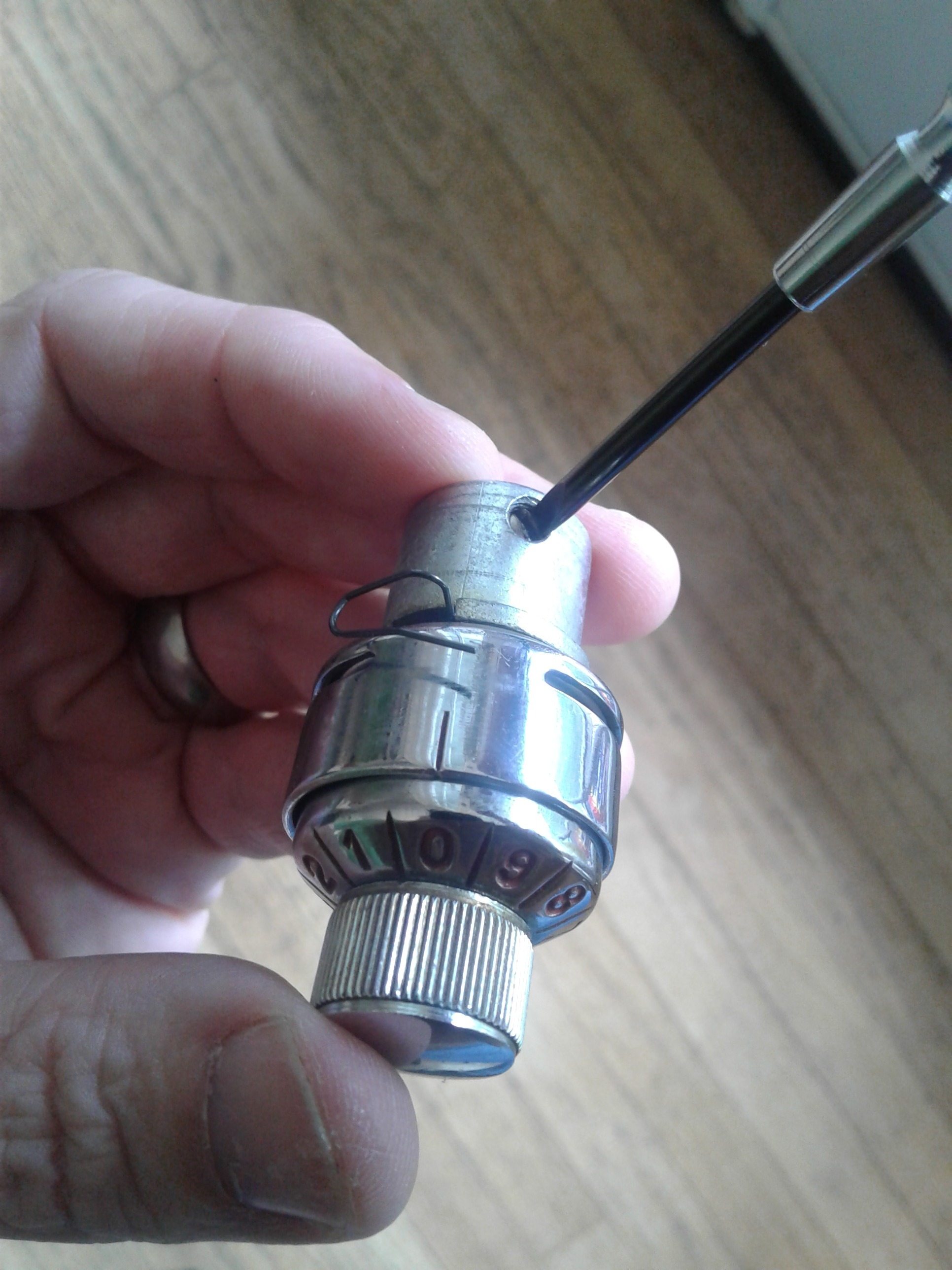 Sewing Machine Upper Tension Regulator Overhaul : 5 Steps - Instructables