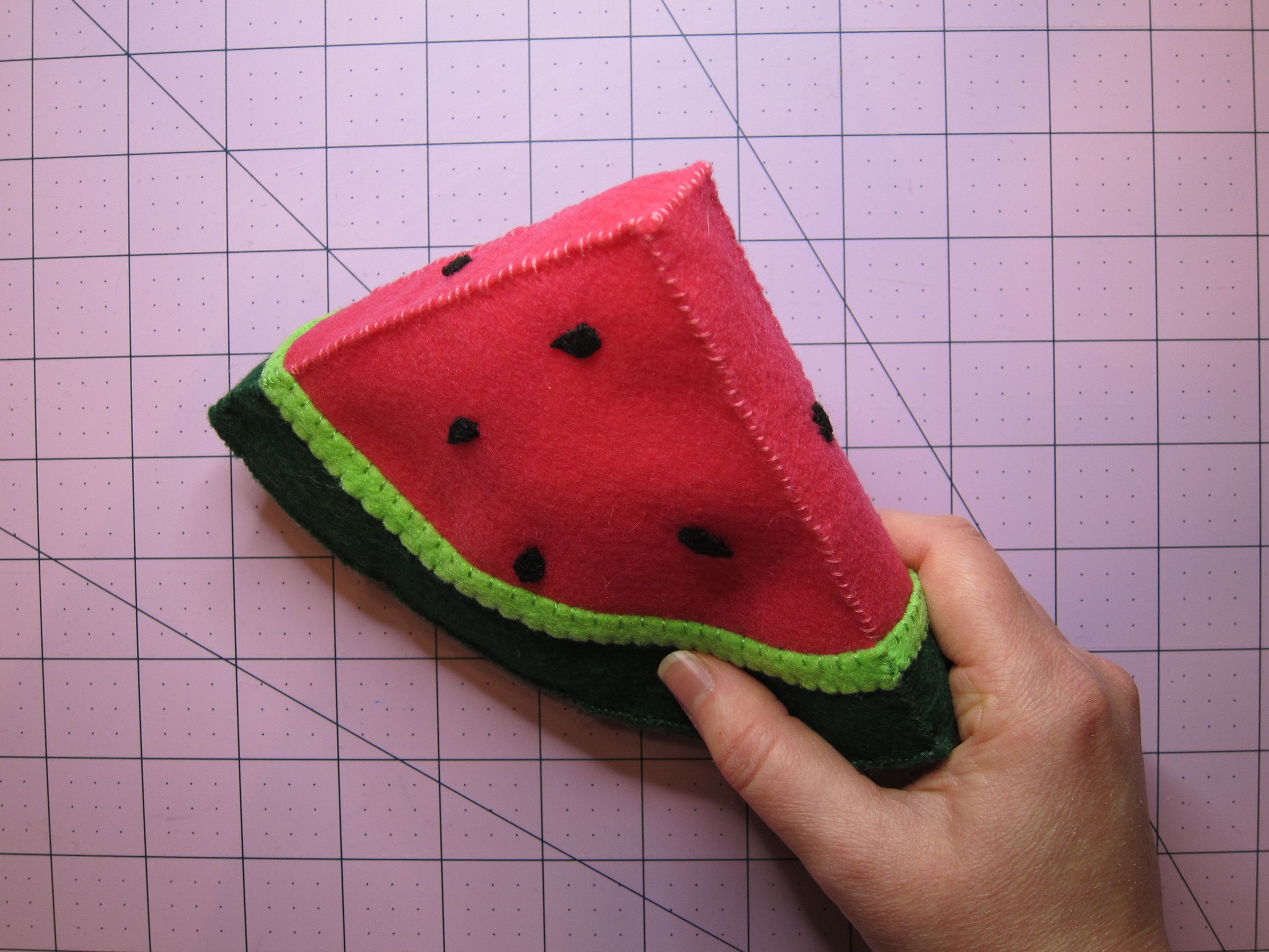 Felt Watermelon Slice : 20 Steps (with Pictures) - Instructables