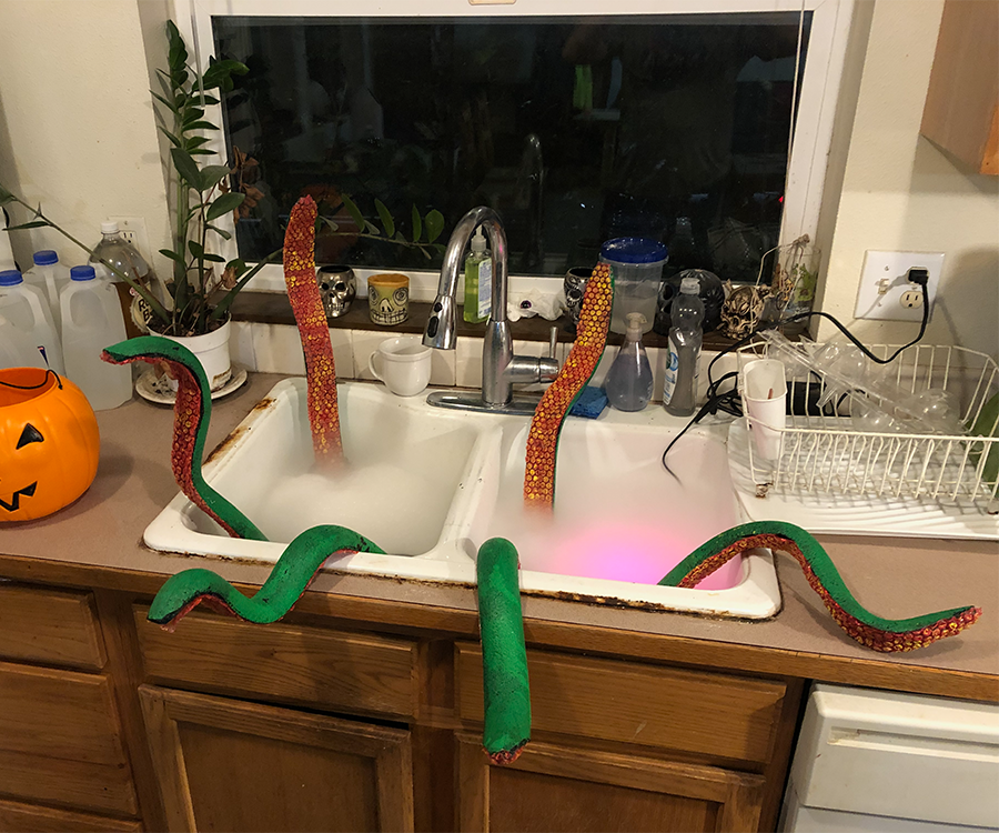 Foam Tentacles - With Bubble Wrap Suckers : 4 Steps (with Pictures) - Instructables