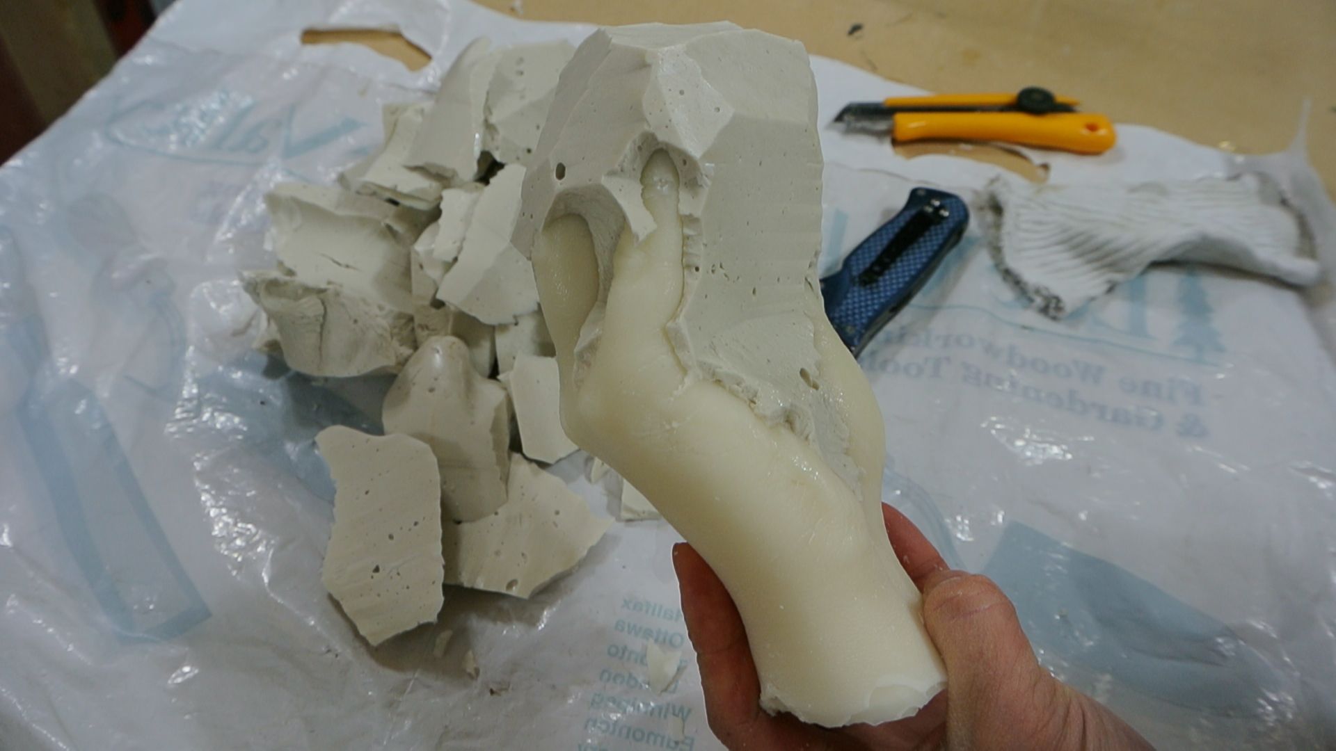 How to Lifecast a Hand With Alginate : 7 Steps (with Pictures ...