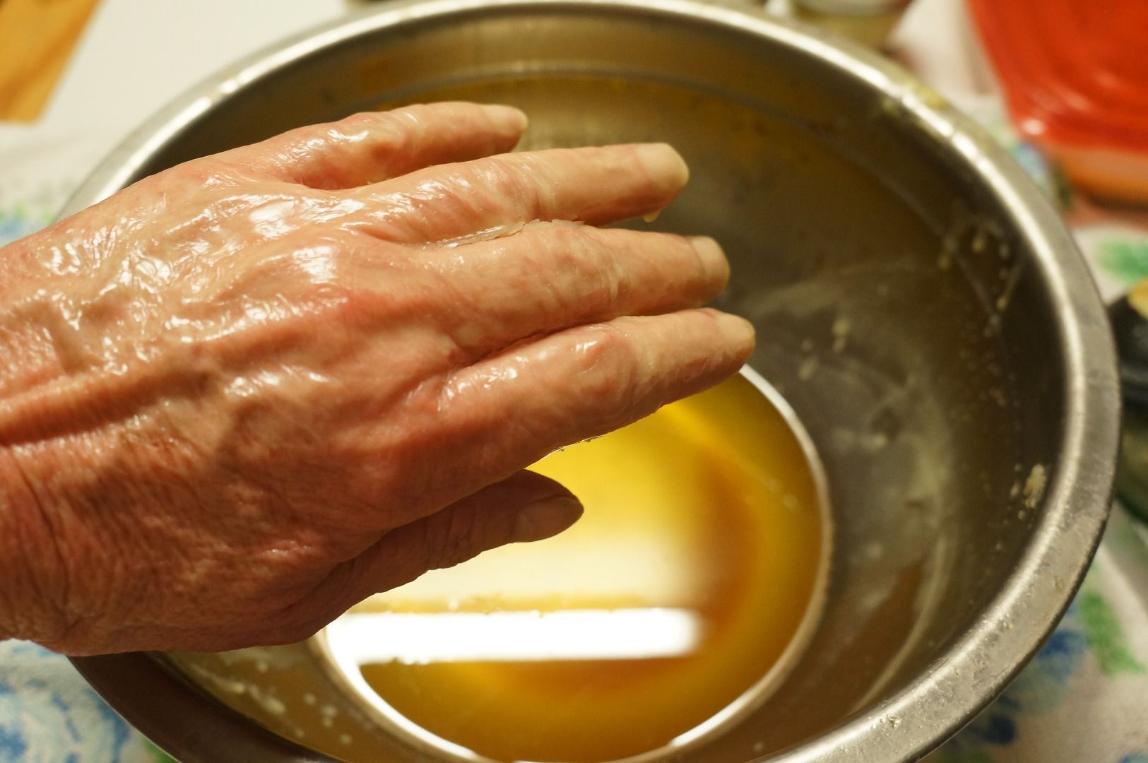 Hand and Foot Hot Wax Treatment : 10 Steps (with Pictures) - Instructables