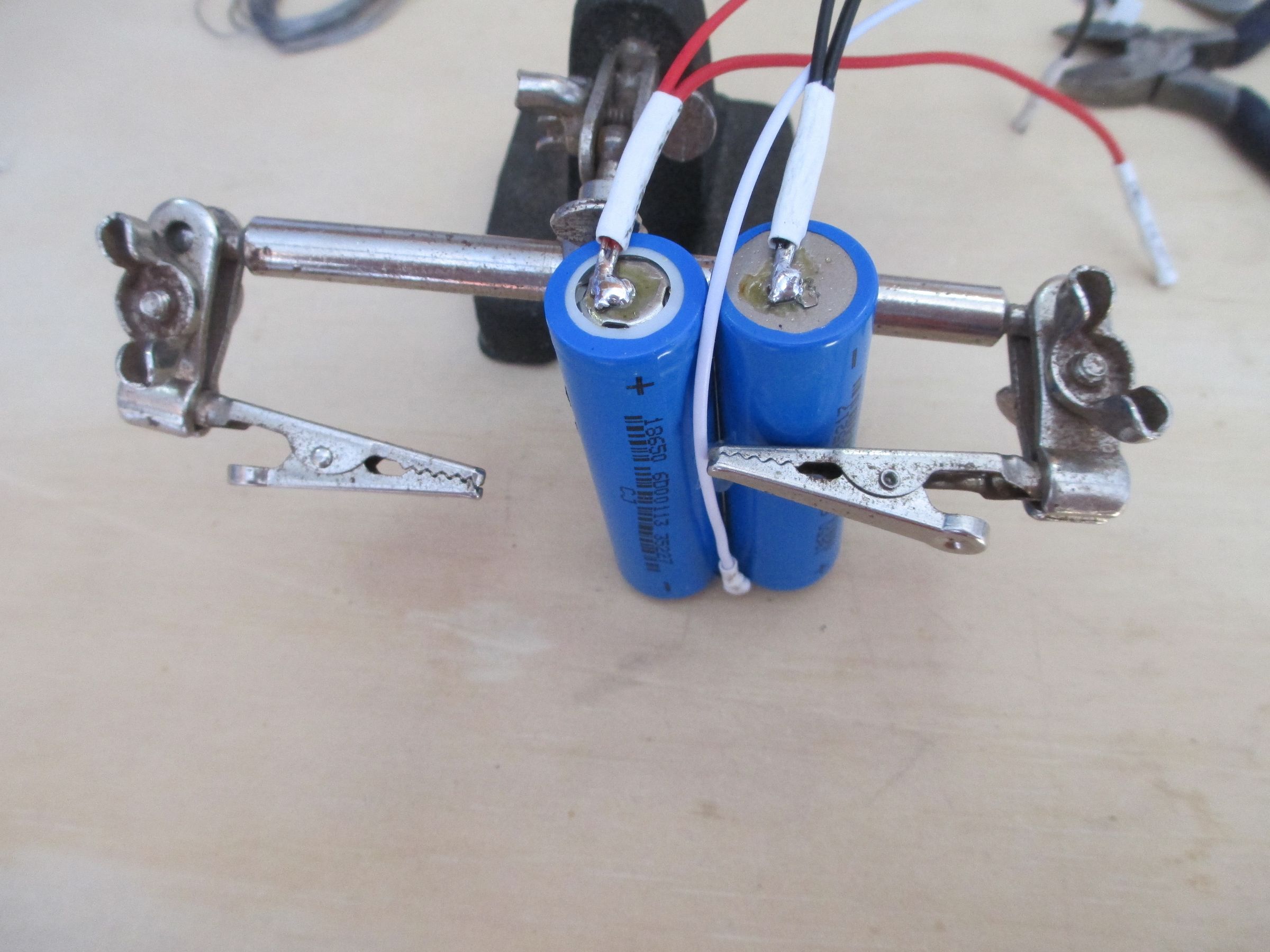 DIY Multi-Cell Battery Pack : 4 Steps - Instructables