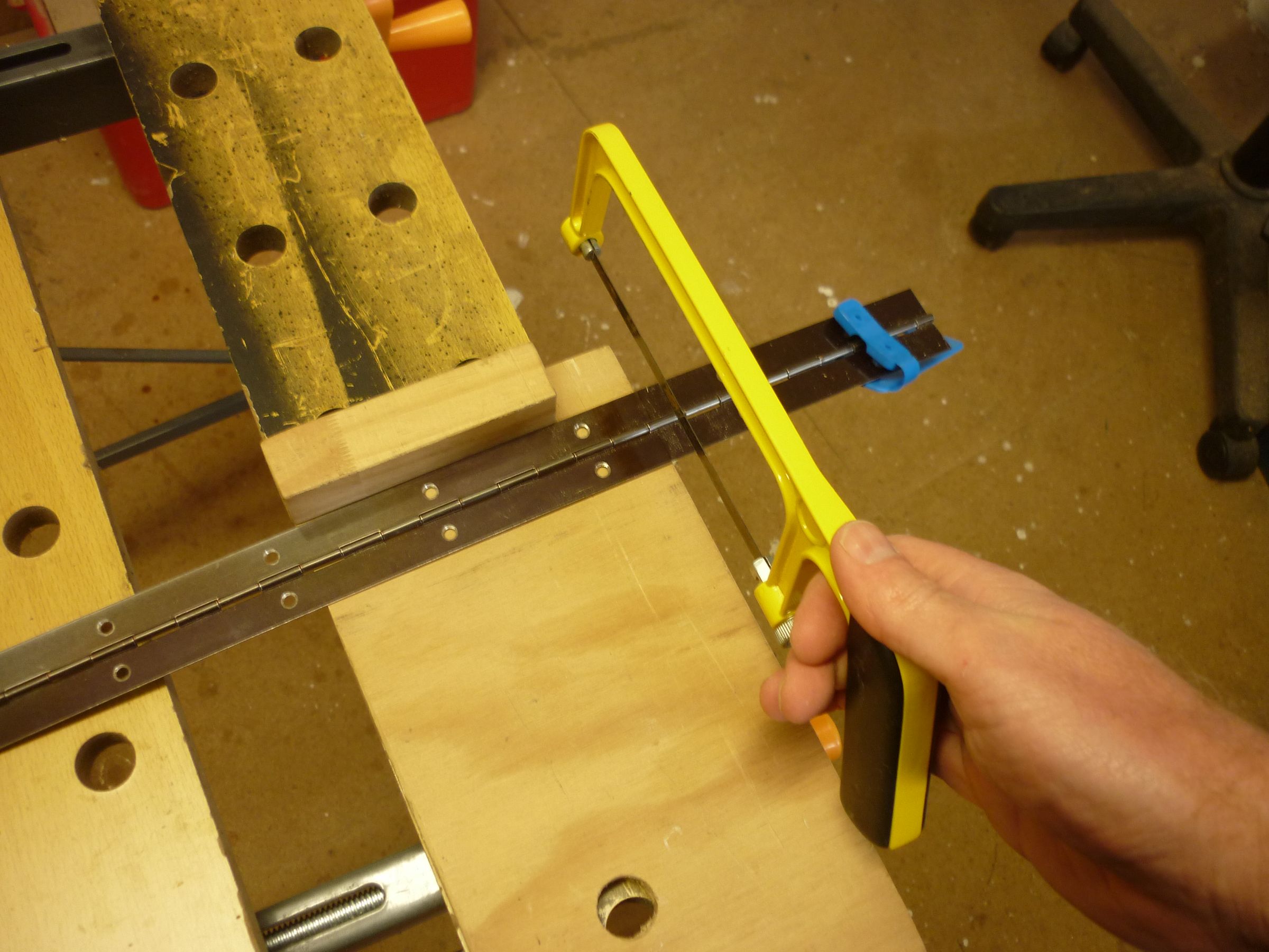 Collapsible Z-Shaped Side Table : 7 Steps (with Pictures) - Instructables