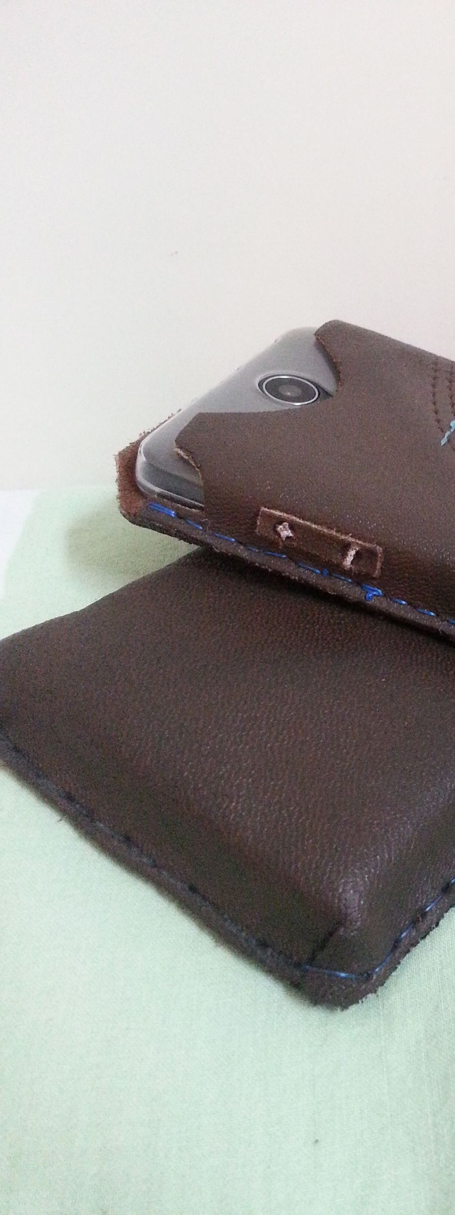 Ultra Dirt Cheap Phone Case From Old Leather Work Boots. : 8 Steps ...