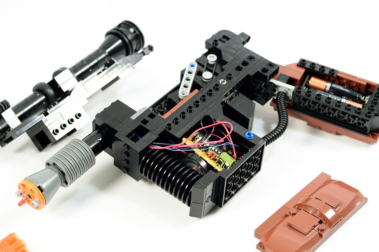 Electronic LEGO DL-44 Blaster (Light & Sound) : 11 Steps (with Pictures ...